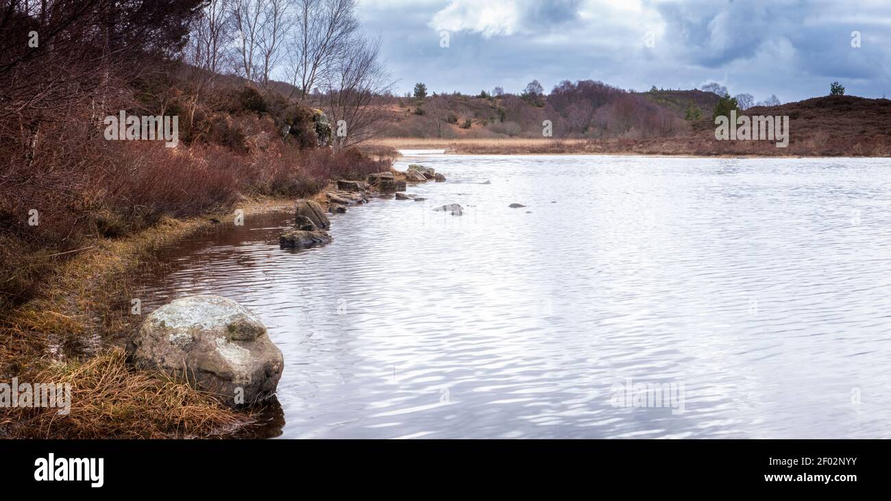 Edge of a loch hi-res stock photography and images - Alamy