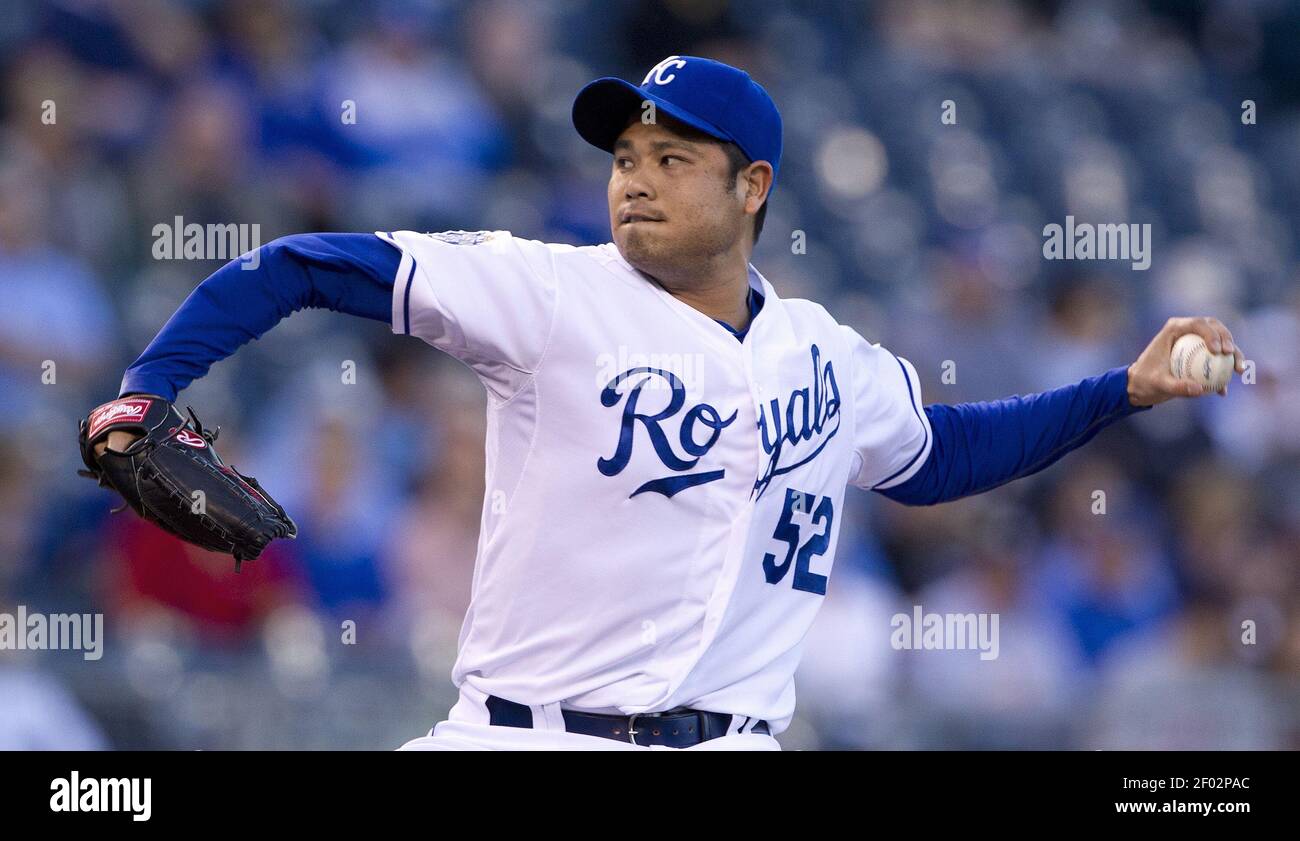 Kansas City Royals starting pitcher Bruce Chen throws in the first ...