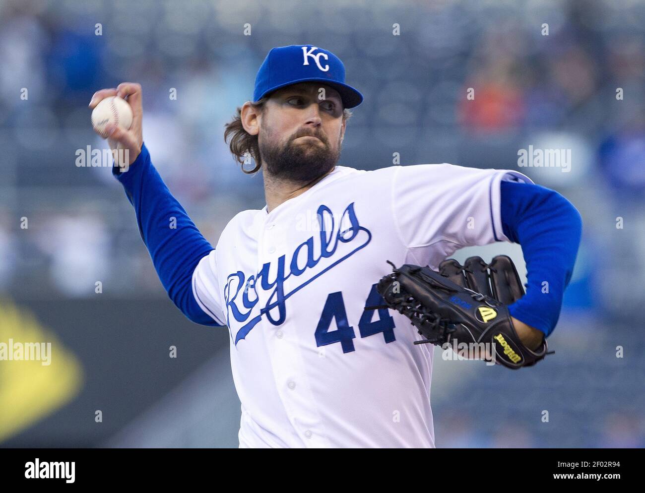 Kansas City Royals starting pitcher Luke Hochevar throws against the ...