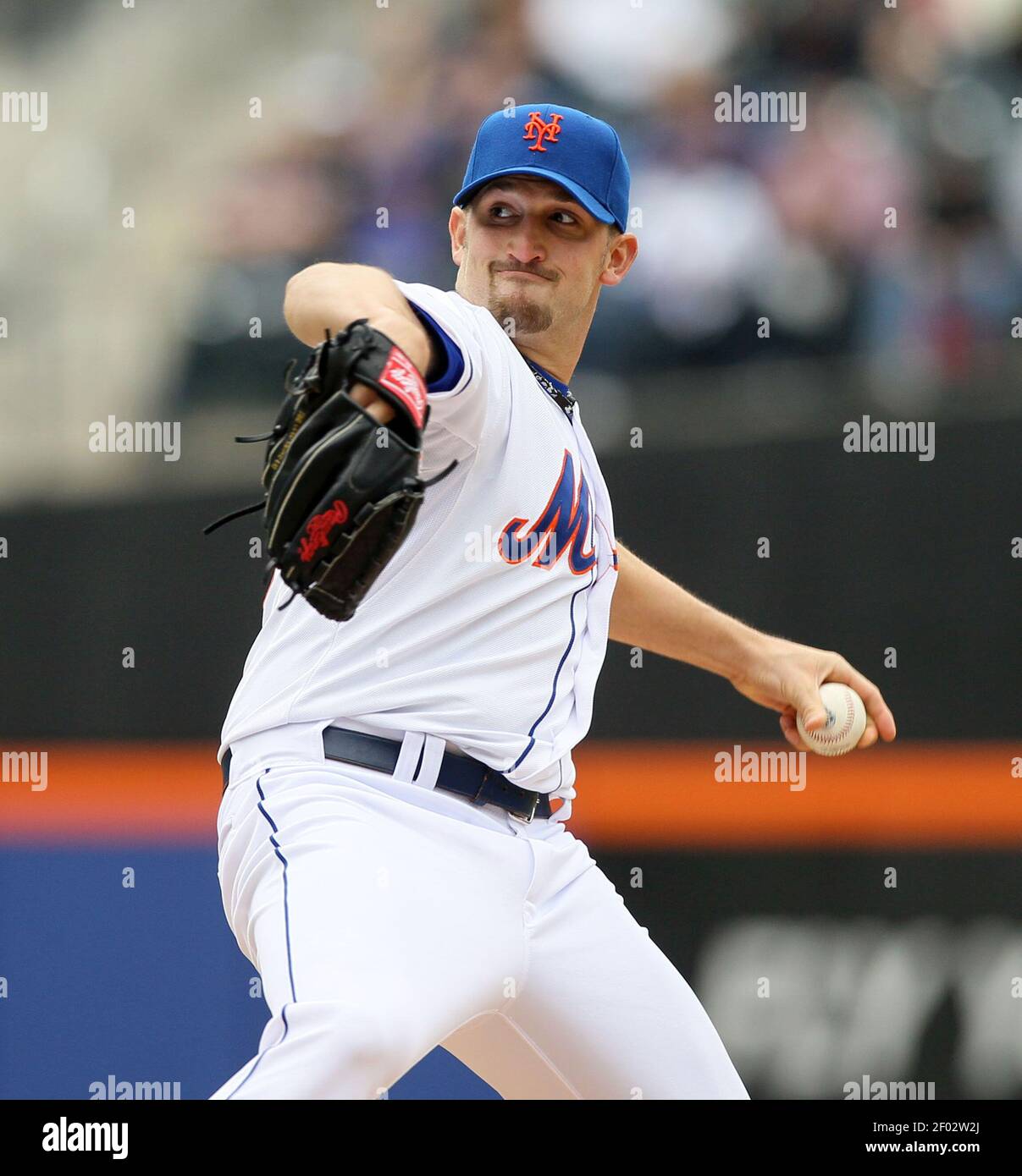 New York Mets' Jonathon Niese (49) pitches against the Miami Marlins at ...