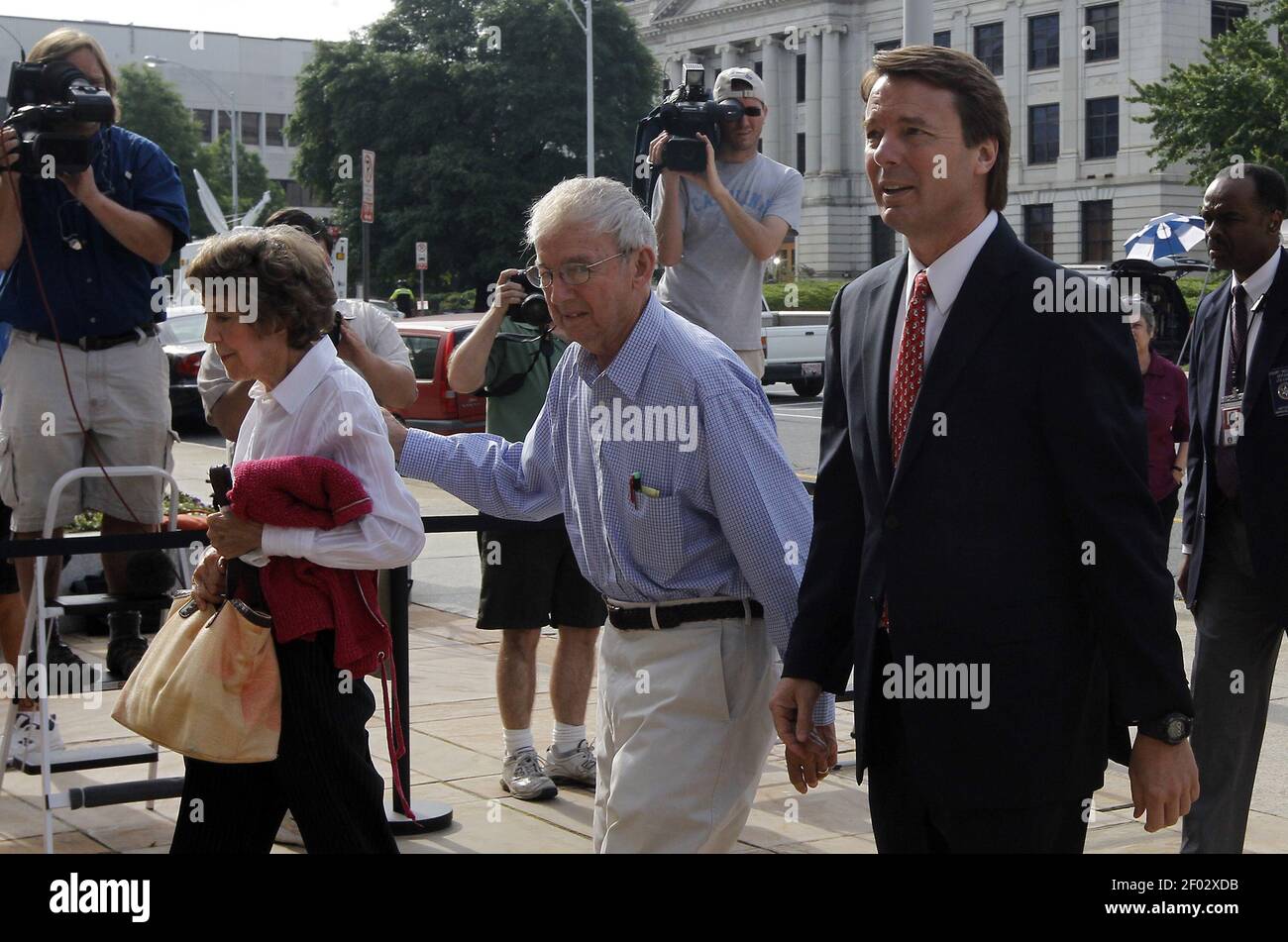 Former Sen. John Edwards and his parents, mother Bobbie Edwards, left ...