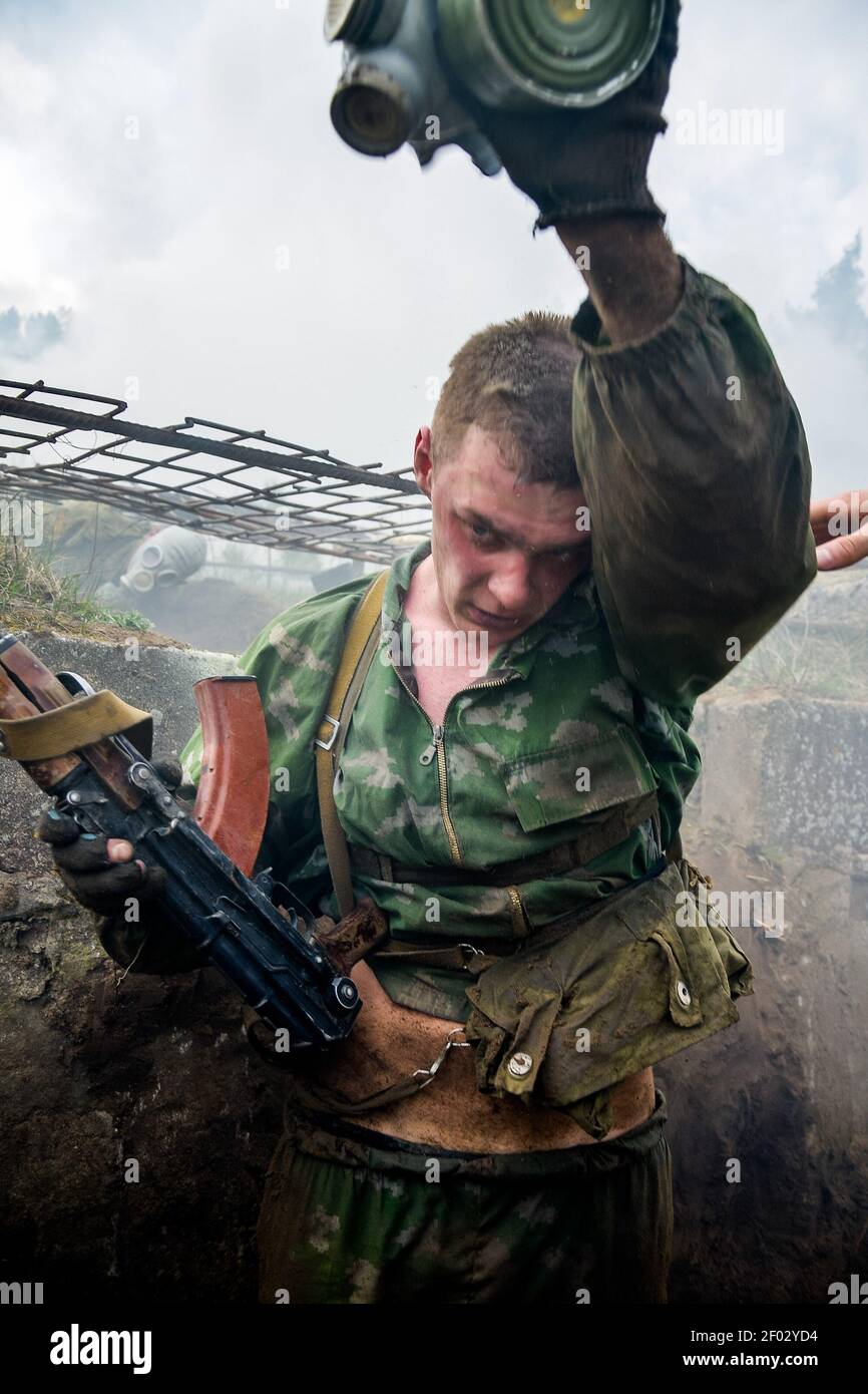 Soldier beret uniform male hi-res stock photography and images - Alamy