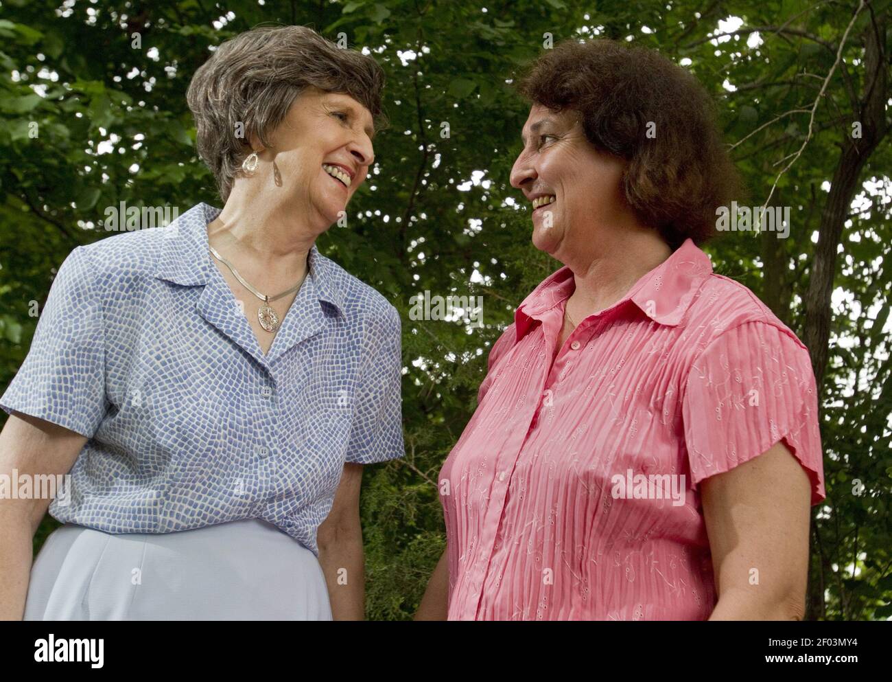 Maureen Carling, left, shown talking with her daughter Debbie Fuller in ...