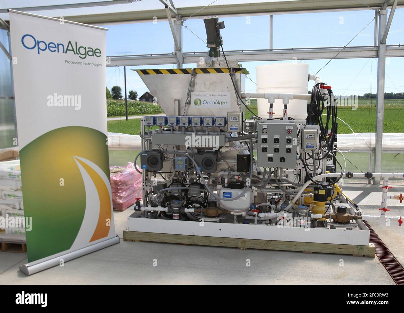 This machine processes algae grown at Touchstone Research Laboratory in ...