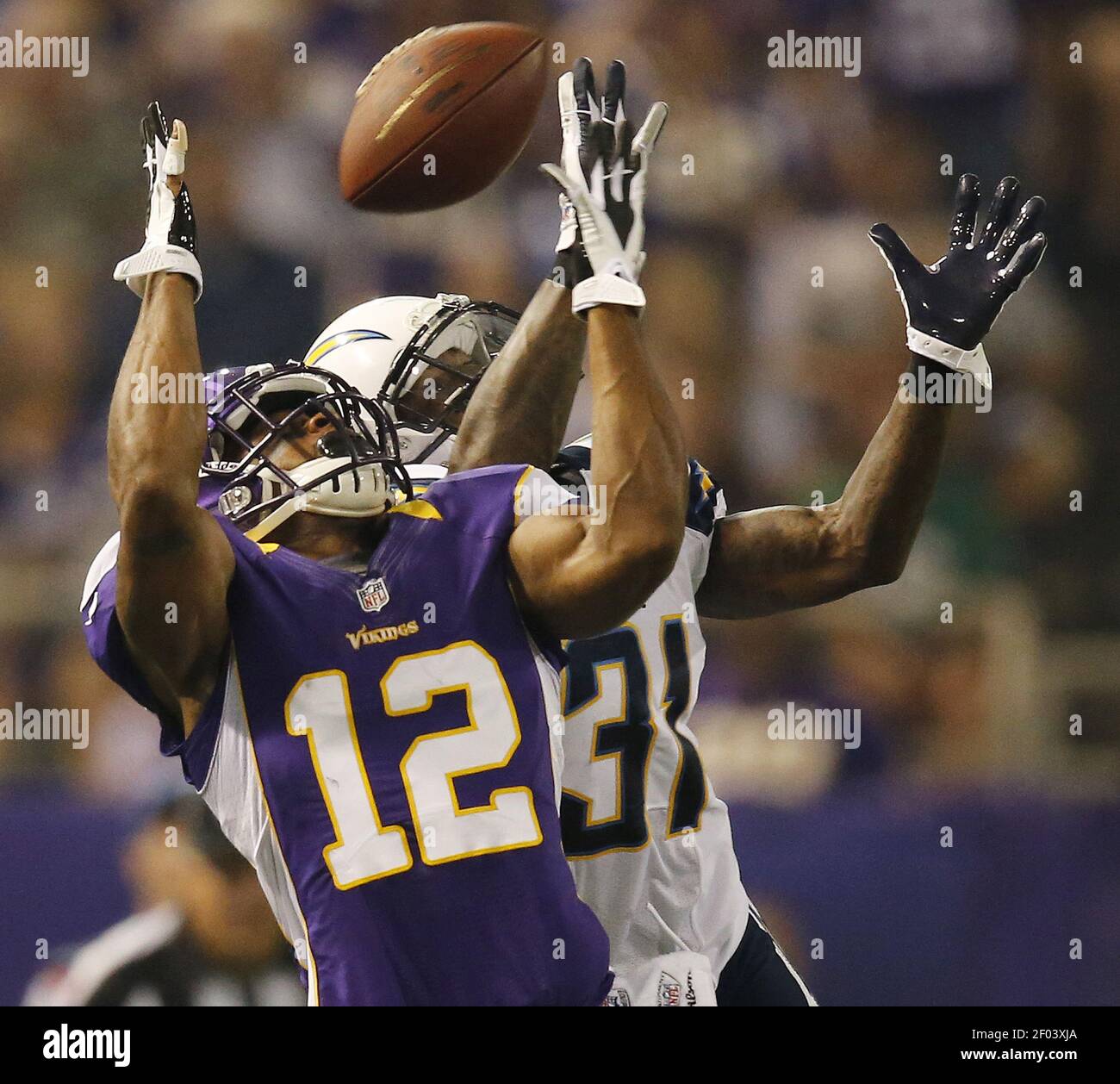 Minnesota Vikings wide receiver Percy Harvin (12) makes a first-down ...