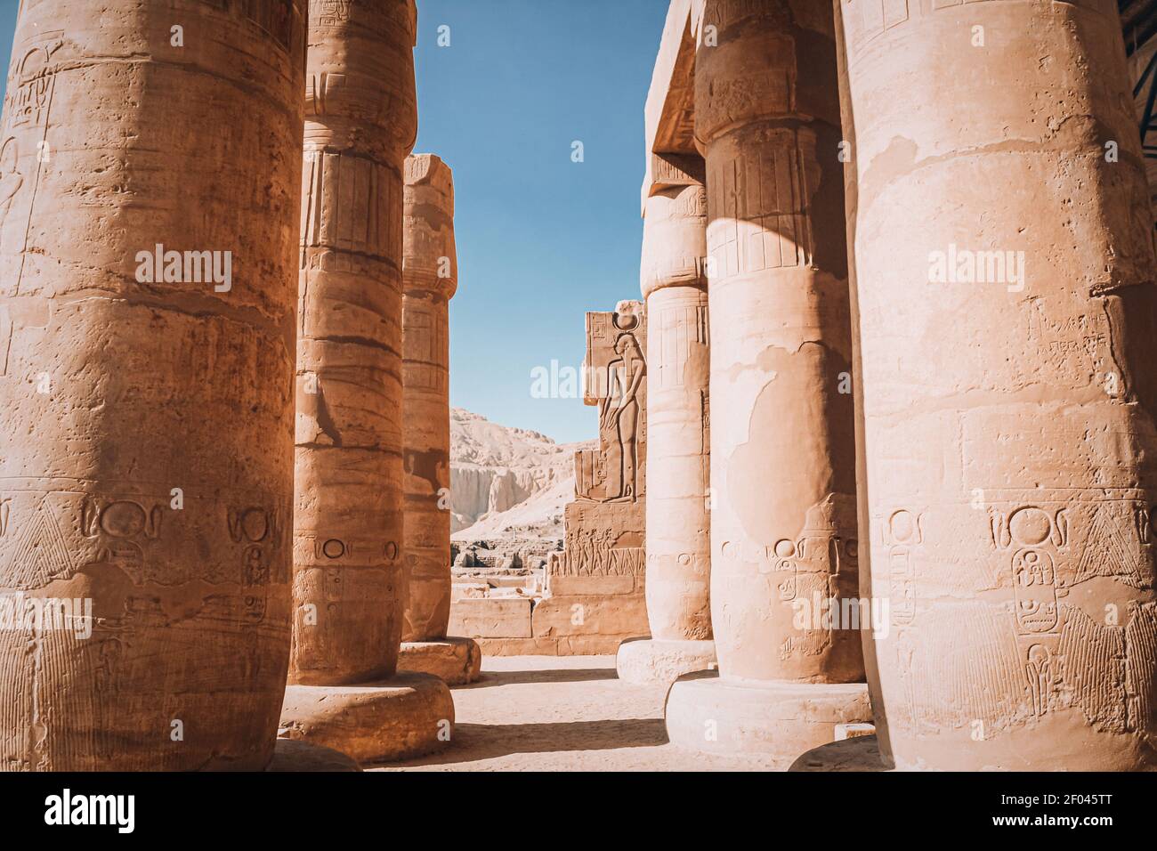 The funeral temple of pharaoh ramses ii hi-res stock photography and ...