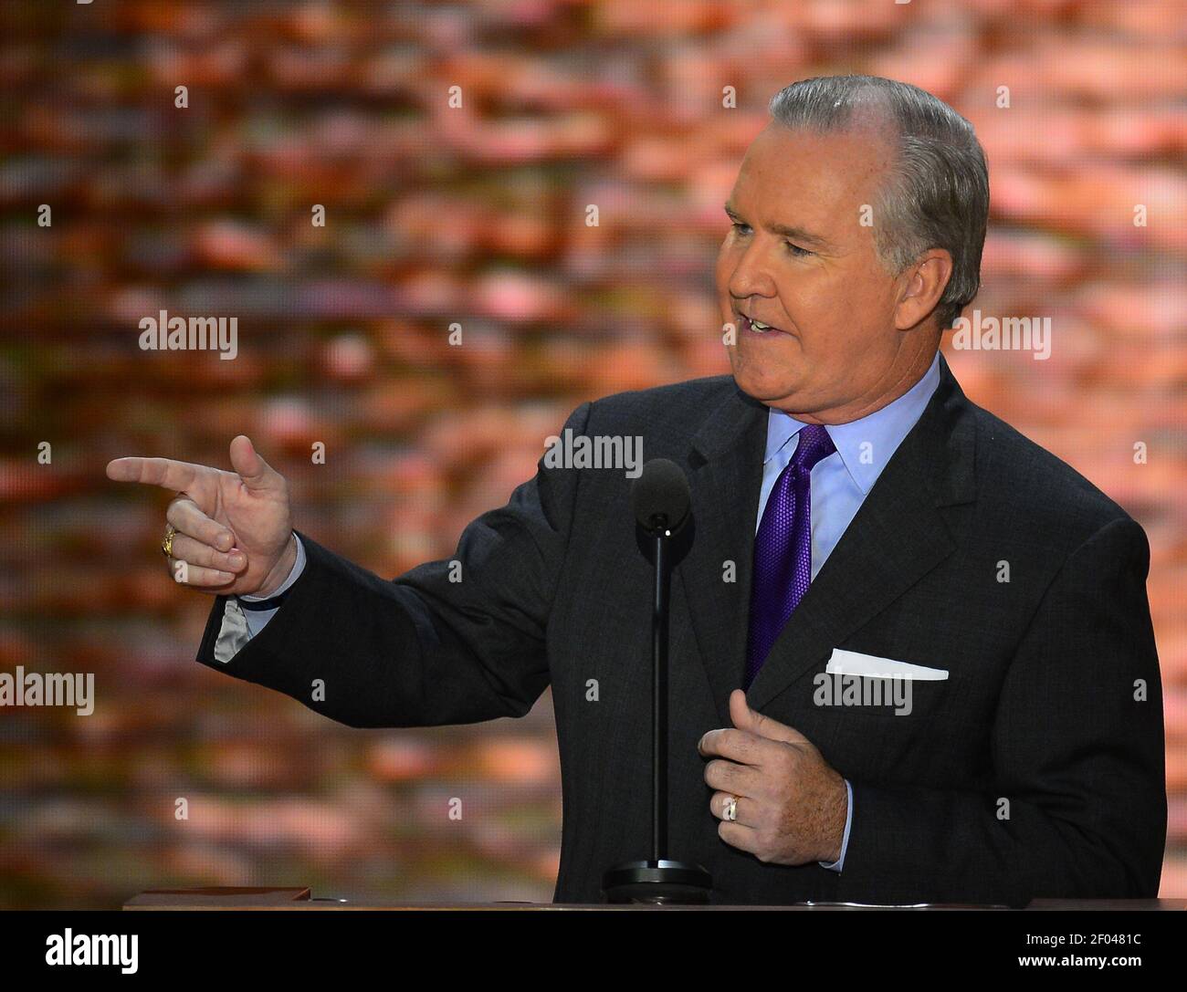 Tampa Mayor Bob Buckhorn addresses the second session of the 2012 ...