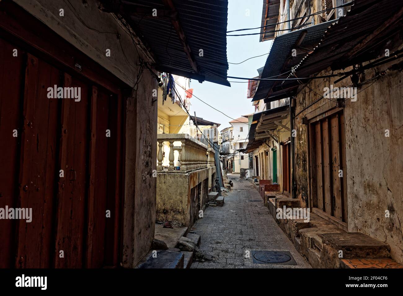 Stonetown (Tanzania, Zanzibar Archipelago). Streets and harbour in old ...