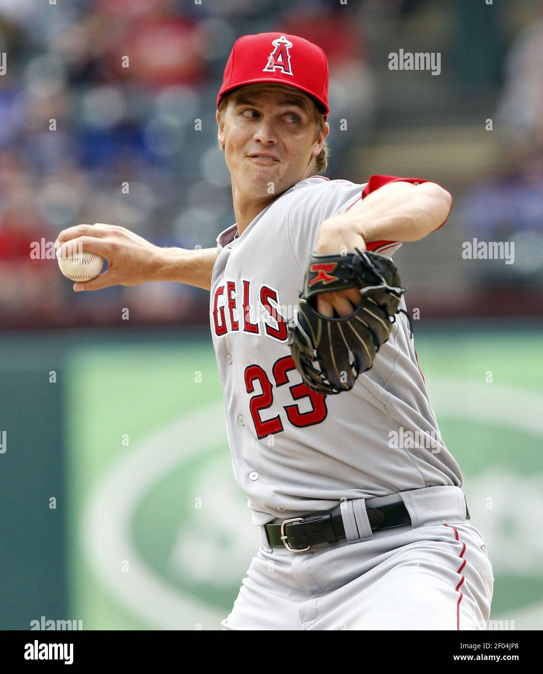 Los Angeles Angels starting pitcher Zack Greinke (23) works against the ...