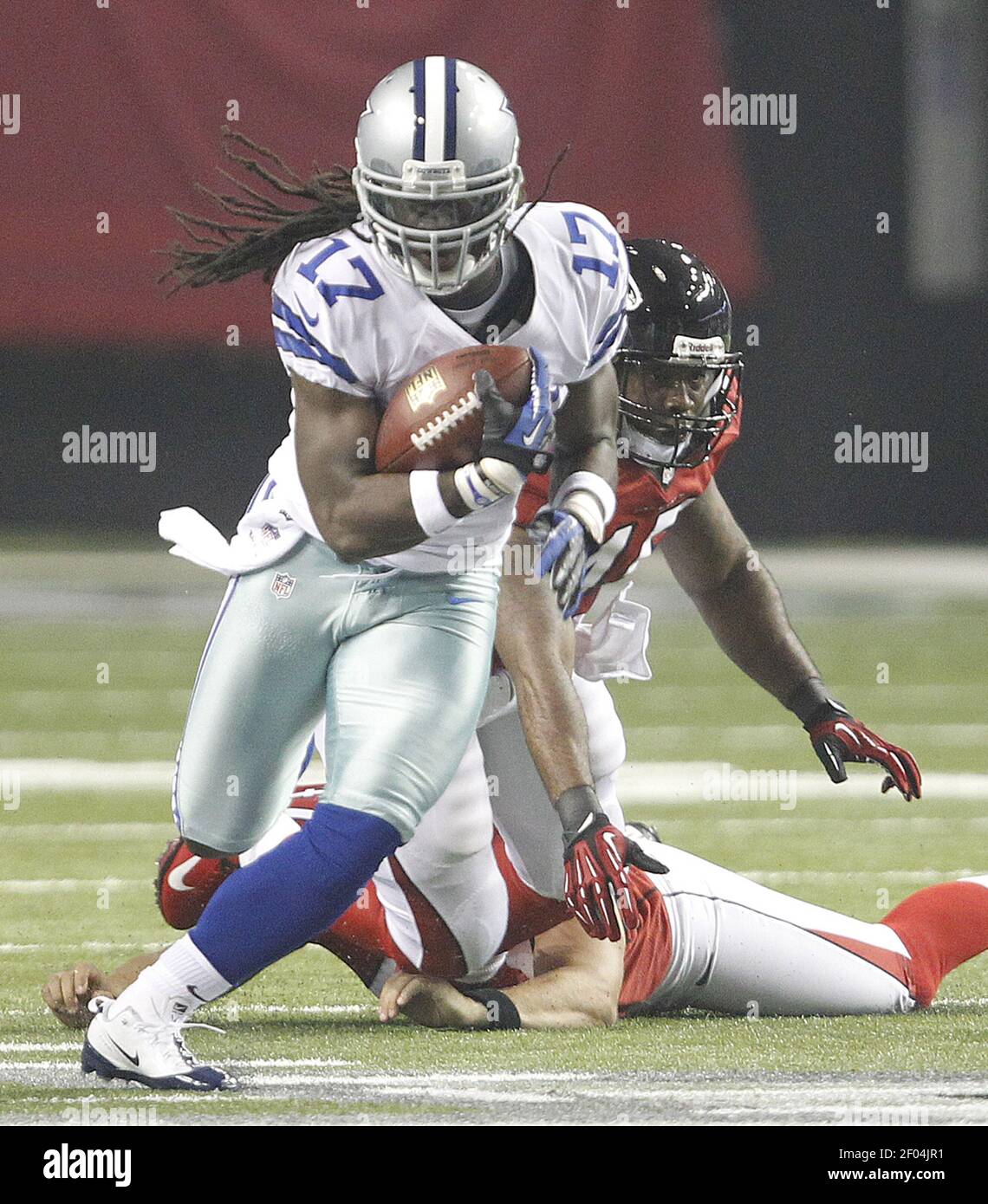 Dallas Cowboys wide receiver Dwayne Harris (17) returns a punt 33 yards ...