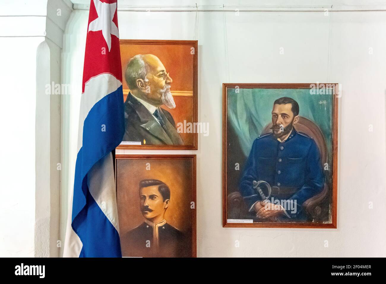 portrait paintings of Cuban heroes, Holguin, Cuba Stock Photo - Alamy