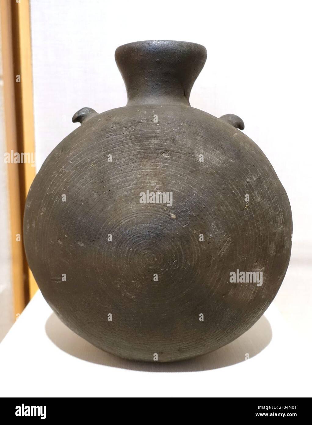 Pilgrim flask, Japan, late Kofun or Asuka period, c. 600 AD, Sue ware ...