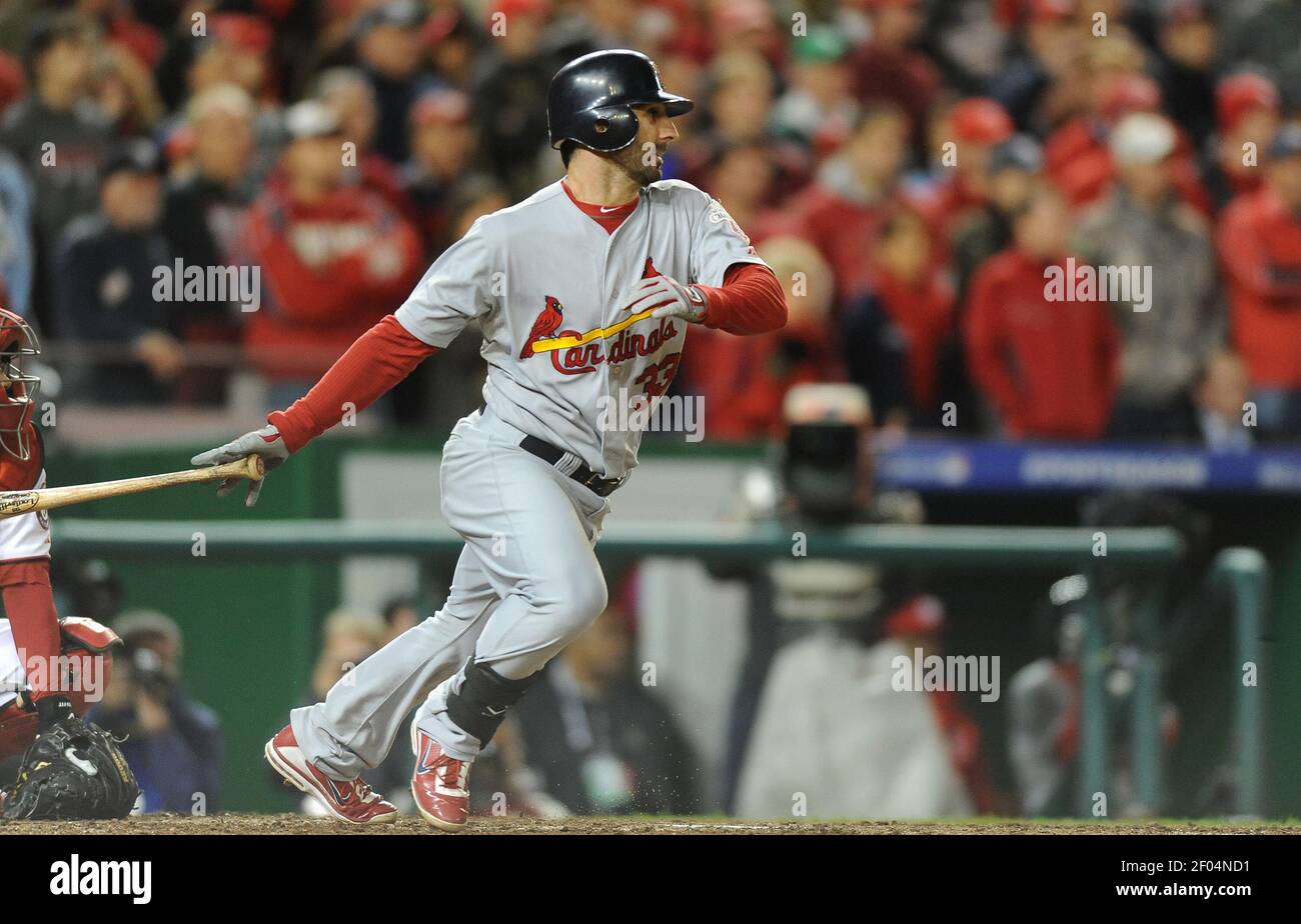 St. Louis Cardinals second baseman Daniel Descalso (33) hits a game ...