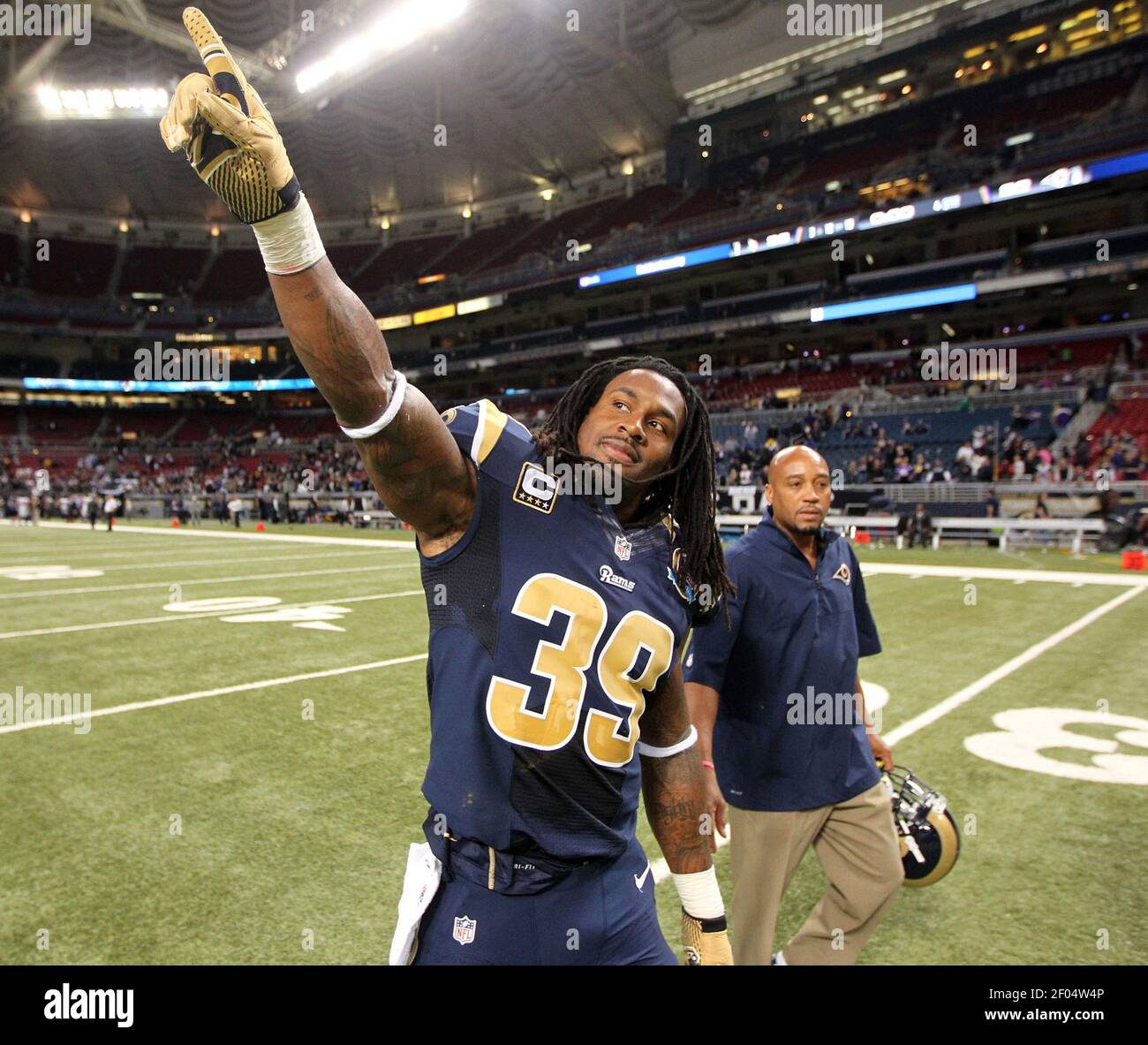 Rams running back Steven Jackson points into the stands after a game ...