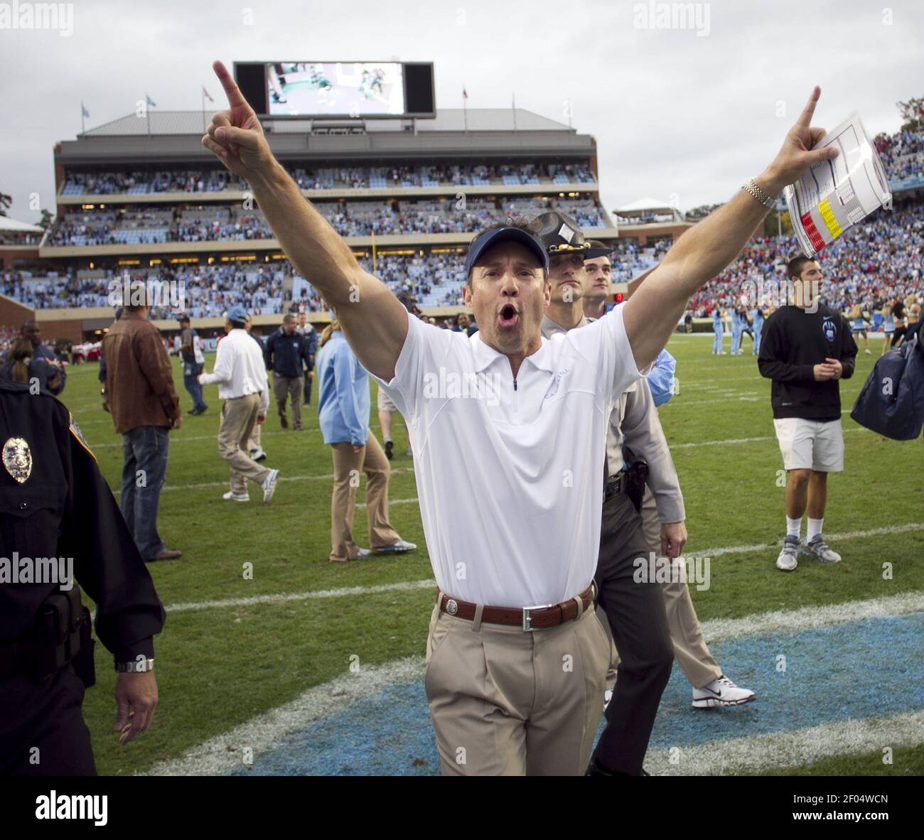 North Carolina coach Larry Fedora celebrates the Tar Heels' 43-35 ...
