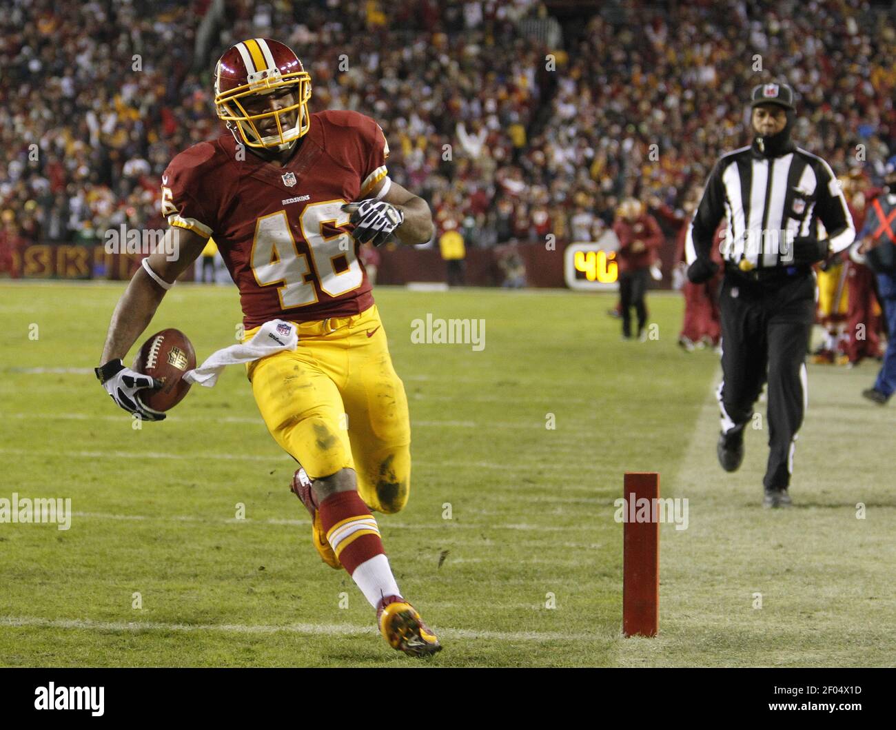 Washington Redskins running back Alfred Morris (46) hits the end zone ...