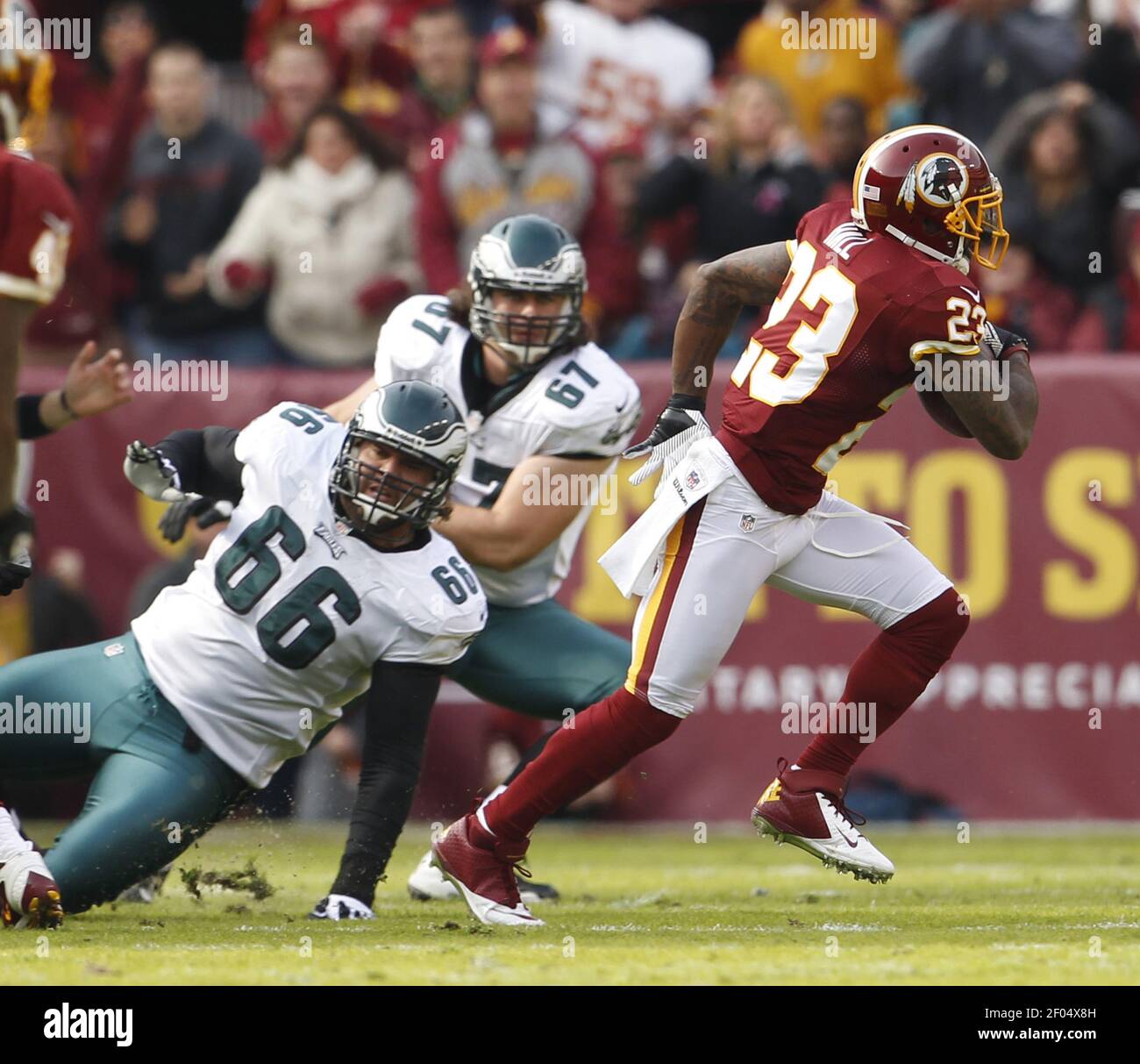 Redskins cornerback DeAngelo Hall returns an interception in the first quarter to set up ...