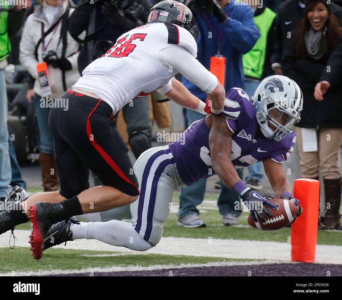 Kansas State Wildcats running back John Hubert (33) dives across the ...