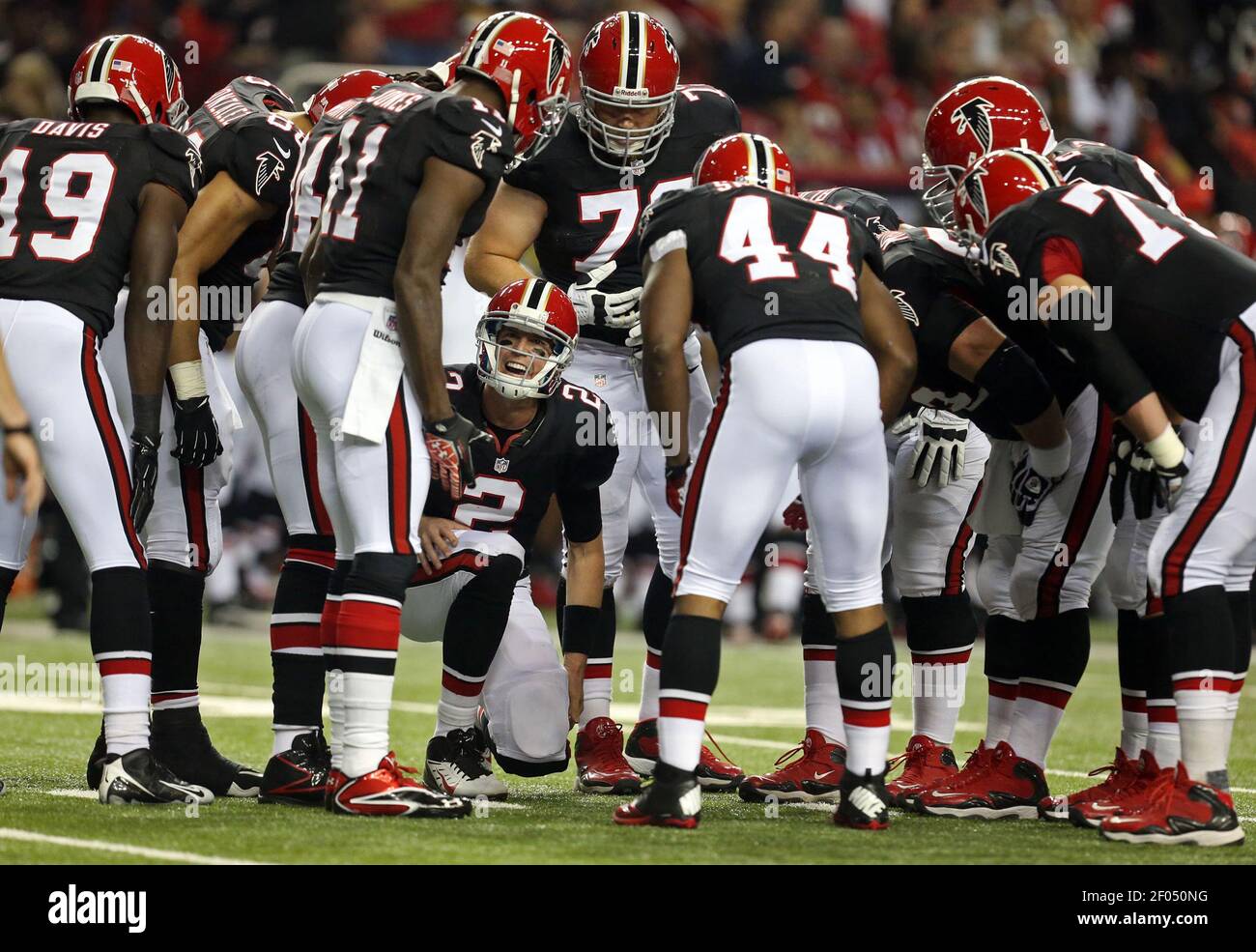 Atlanta Falcons quarterback Matt Ryan, center, calls a play in the ...