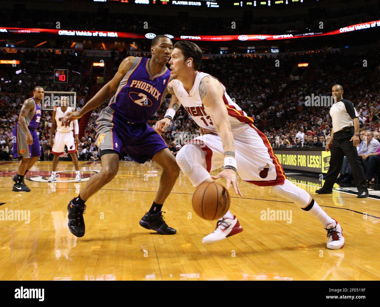 Miami Heat's Mike Miller goes to the basket against the defense of ...