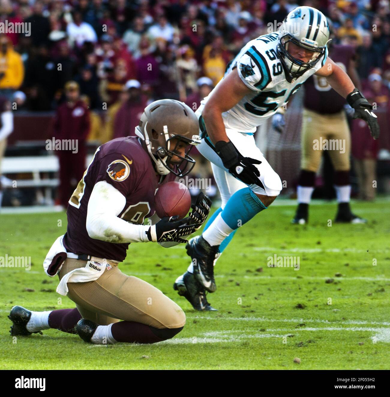 Washington Redskins tight end Niles Paul (84) makes a catch with ... Washington Redskins tight end Niles Paul (84) makes a catch with ...