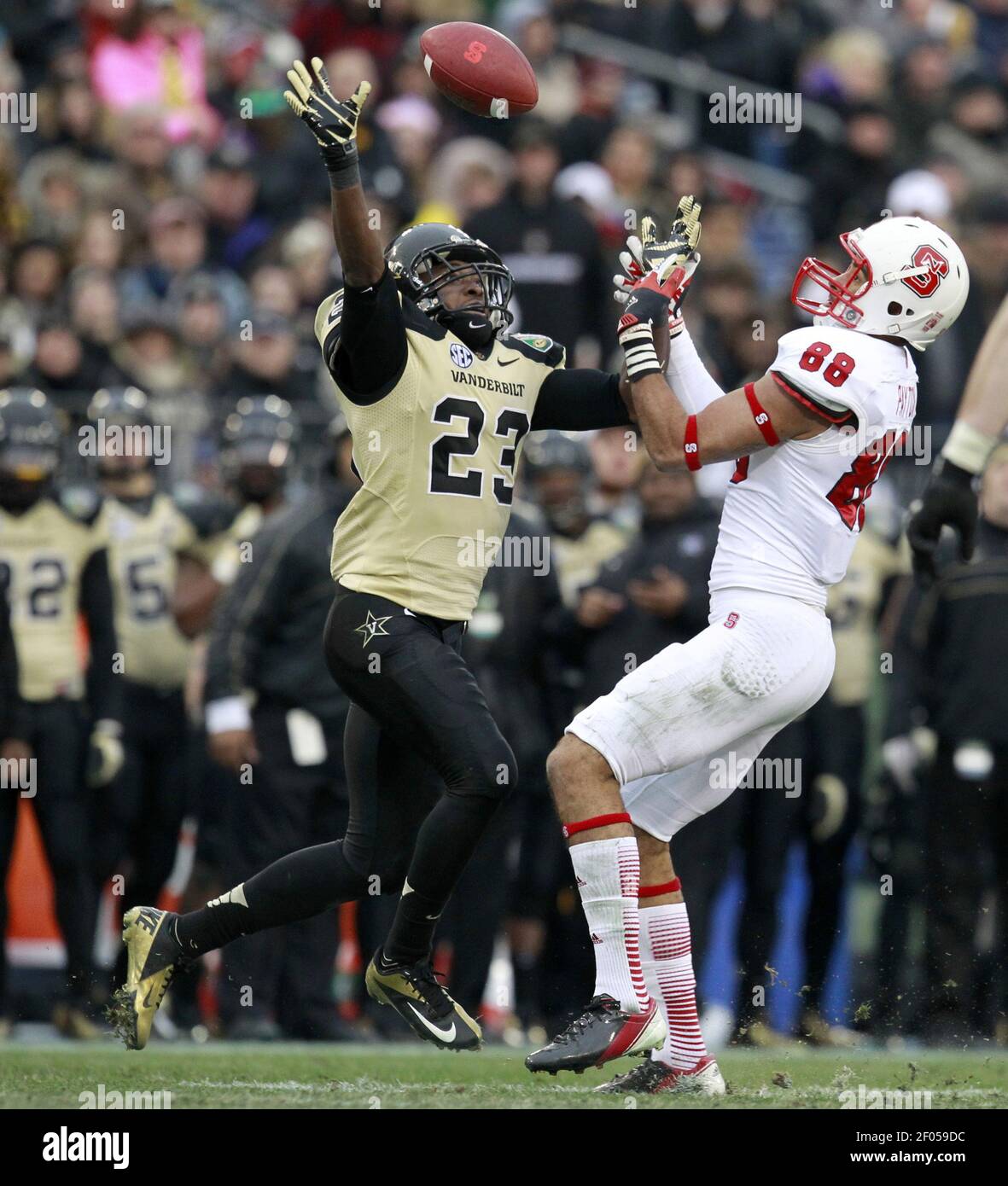 N.C. State wide receiver Quintin Payton (88) and Vanderbilt defensive ...