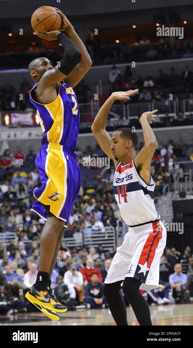 Los angeles lakers kobe three hi-res stock photography and images - Alamy