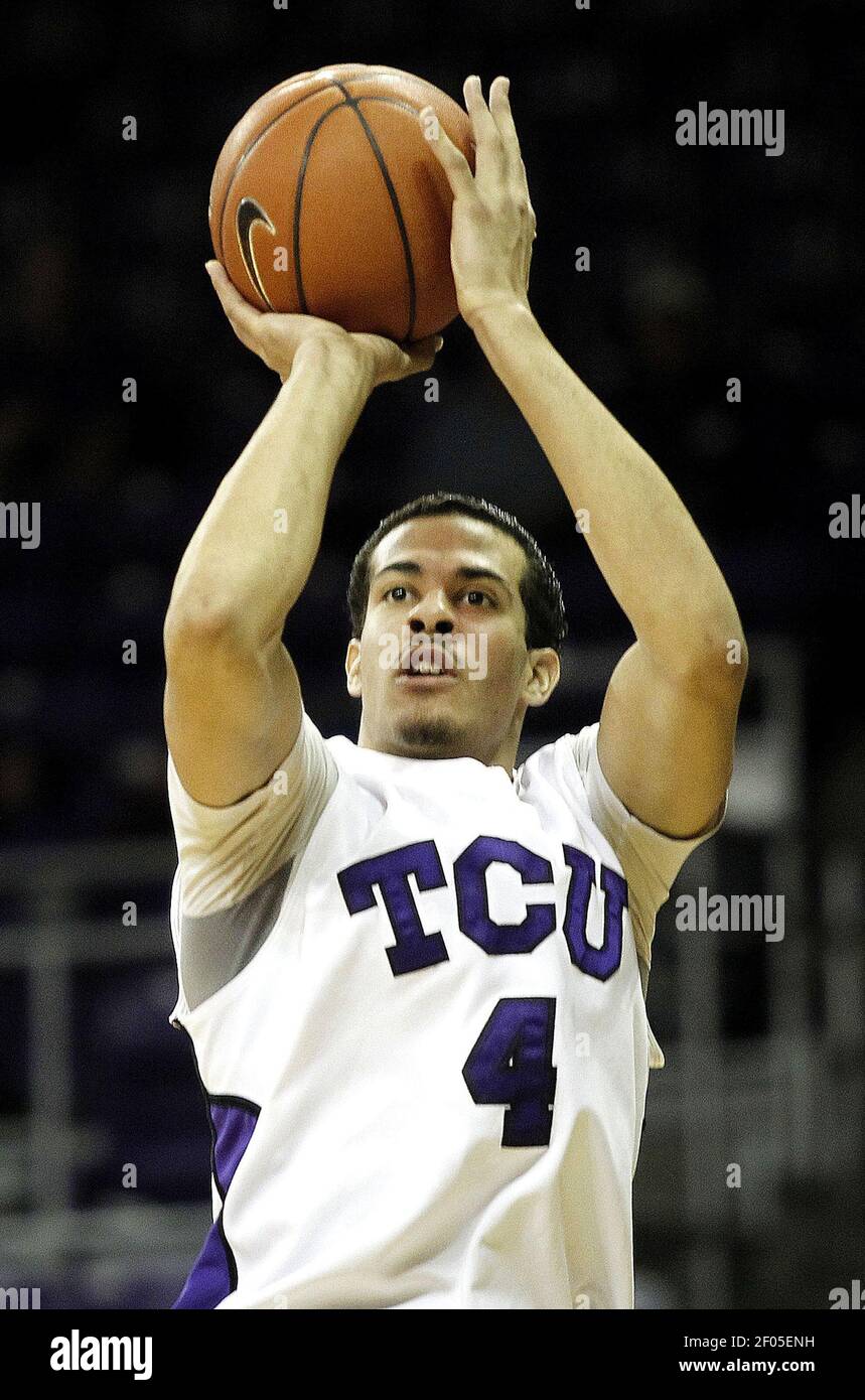 Texas Christian's Amric Fields (4) hits a jumper against Wyoming at ...