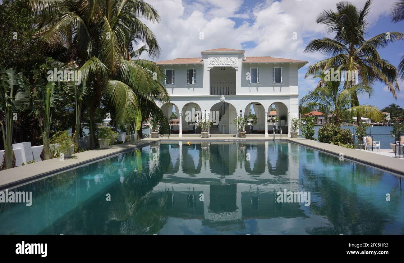 Al Capone's grandniece Deidre Marie Capone, 72, toured the mobster's ...