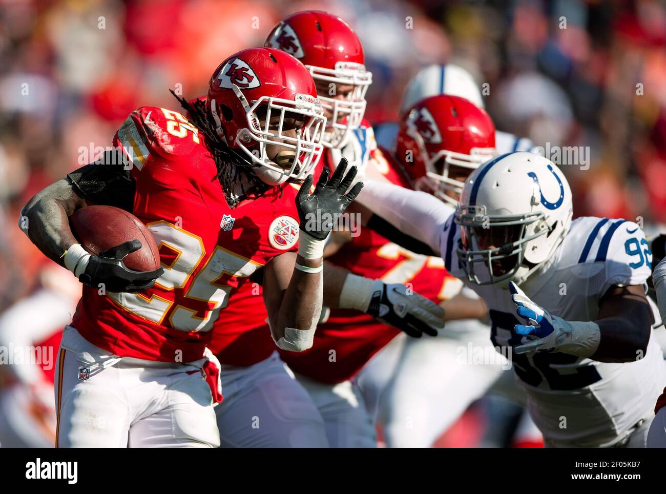 Kansas City Chiefs running back Jamaal Charles (25) runs past ...