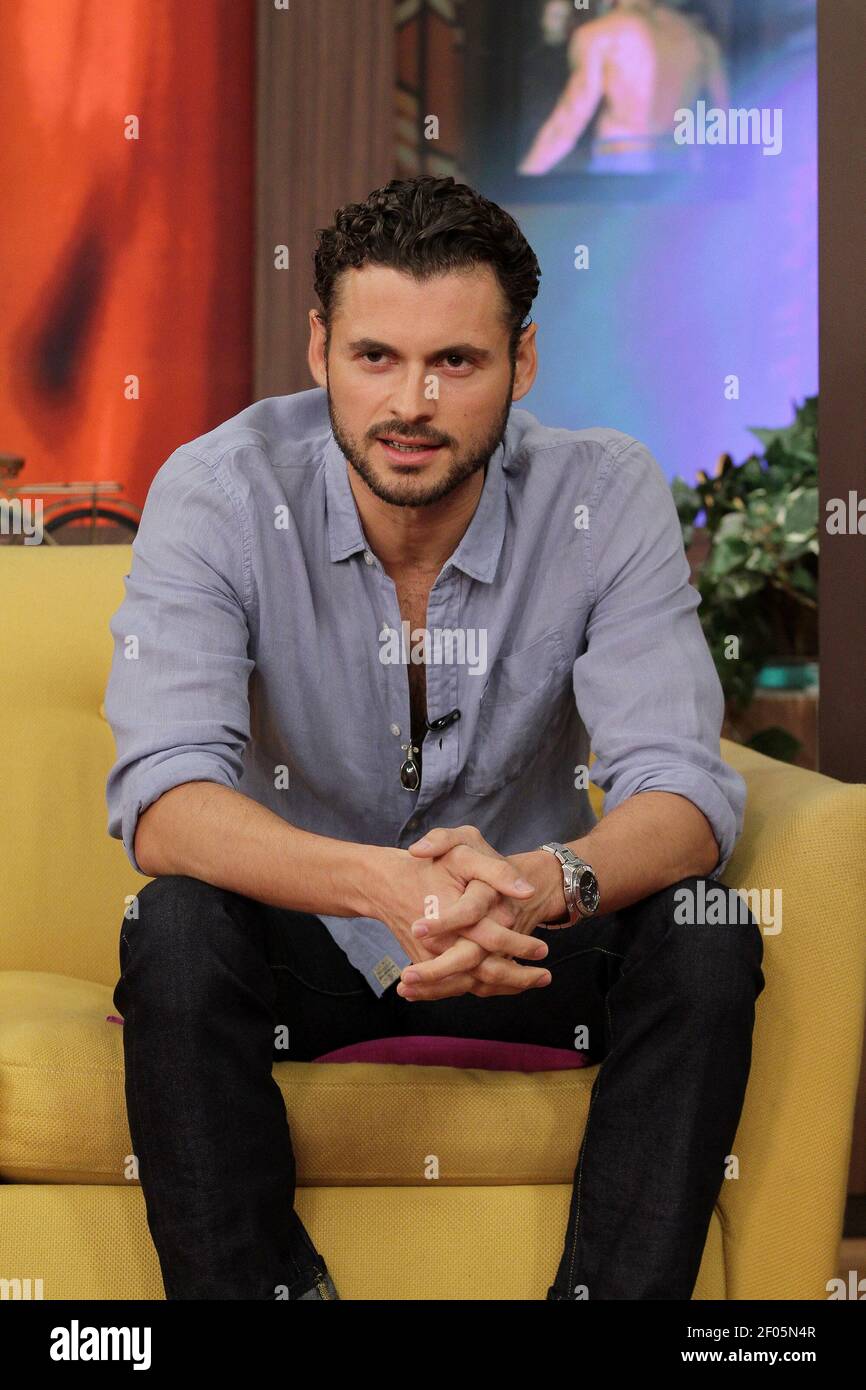 Actor Adan Canto (X-Men: Days of Future Past) is seen during "Despierta ...