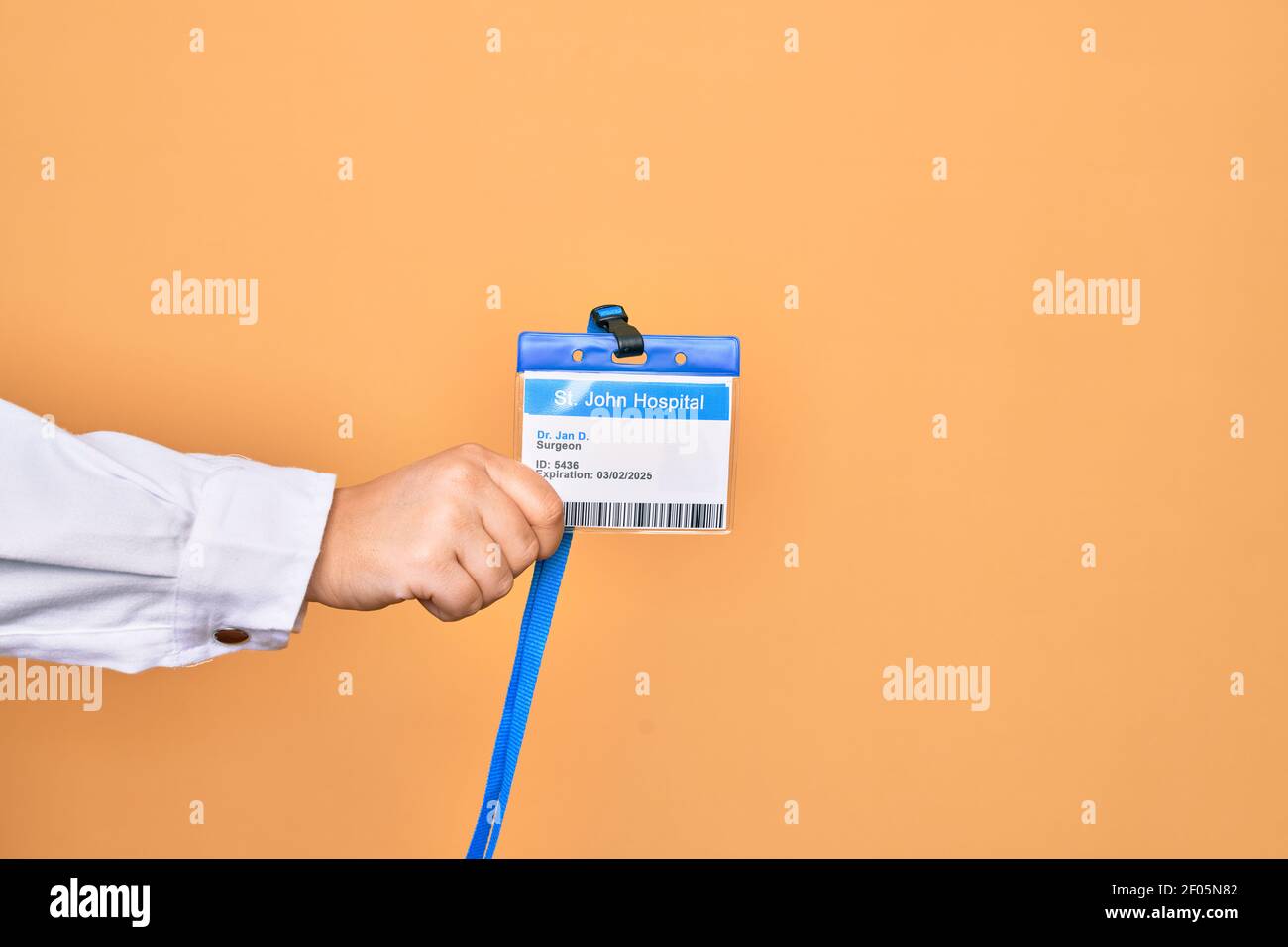 Female doctor name tag hi-res stock photography and images - Alamy