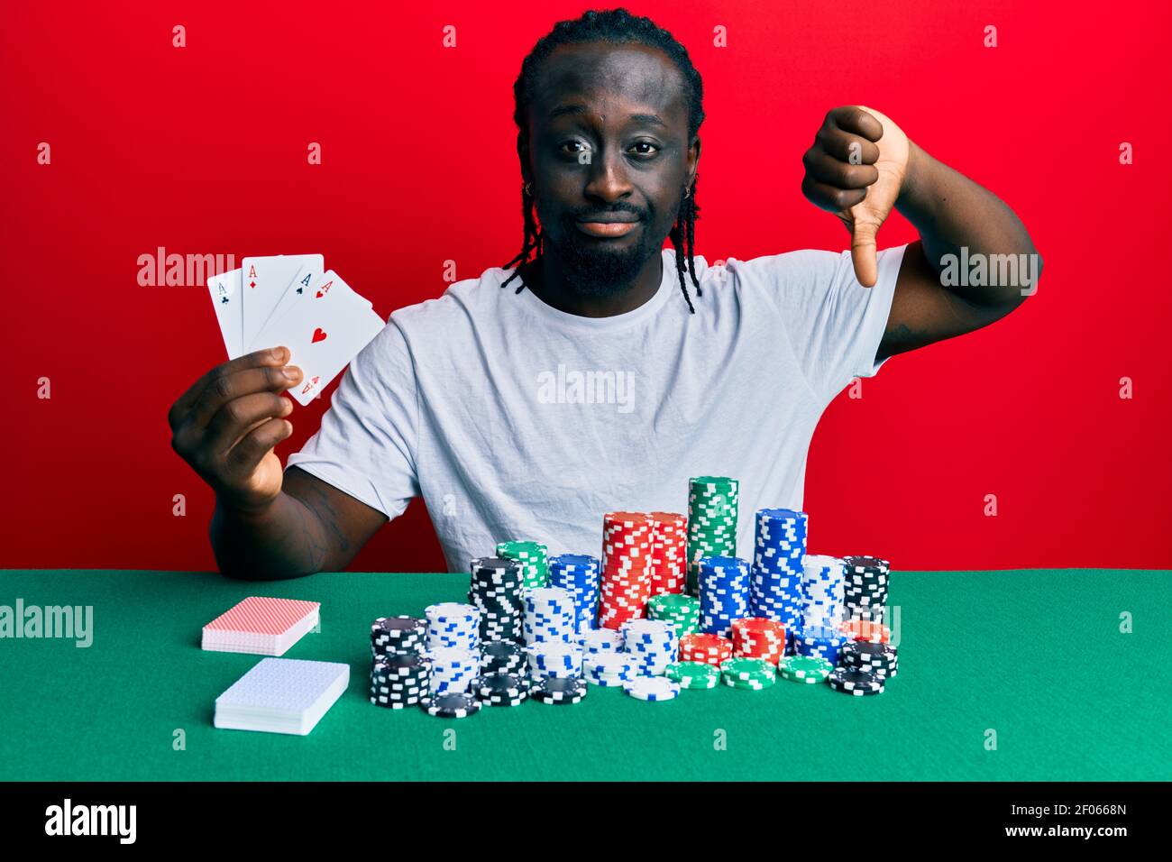 Playing cards face down hi-res stock photography and images - Alamy