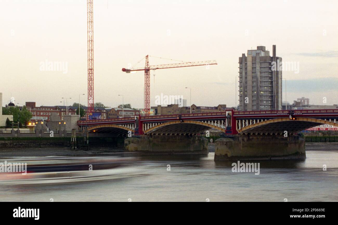 Canal lake concrete arch bridge hi-res stock photography and images - Alamy