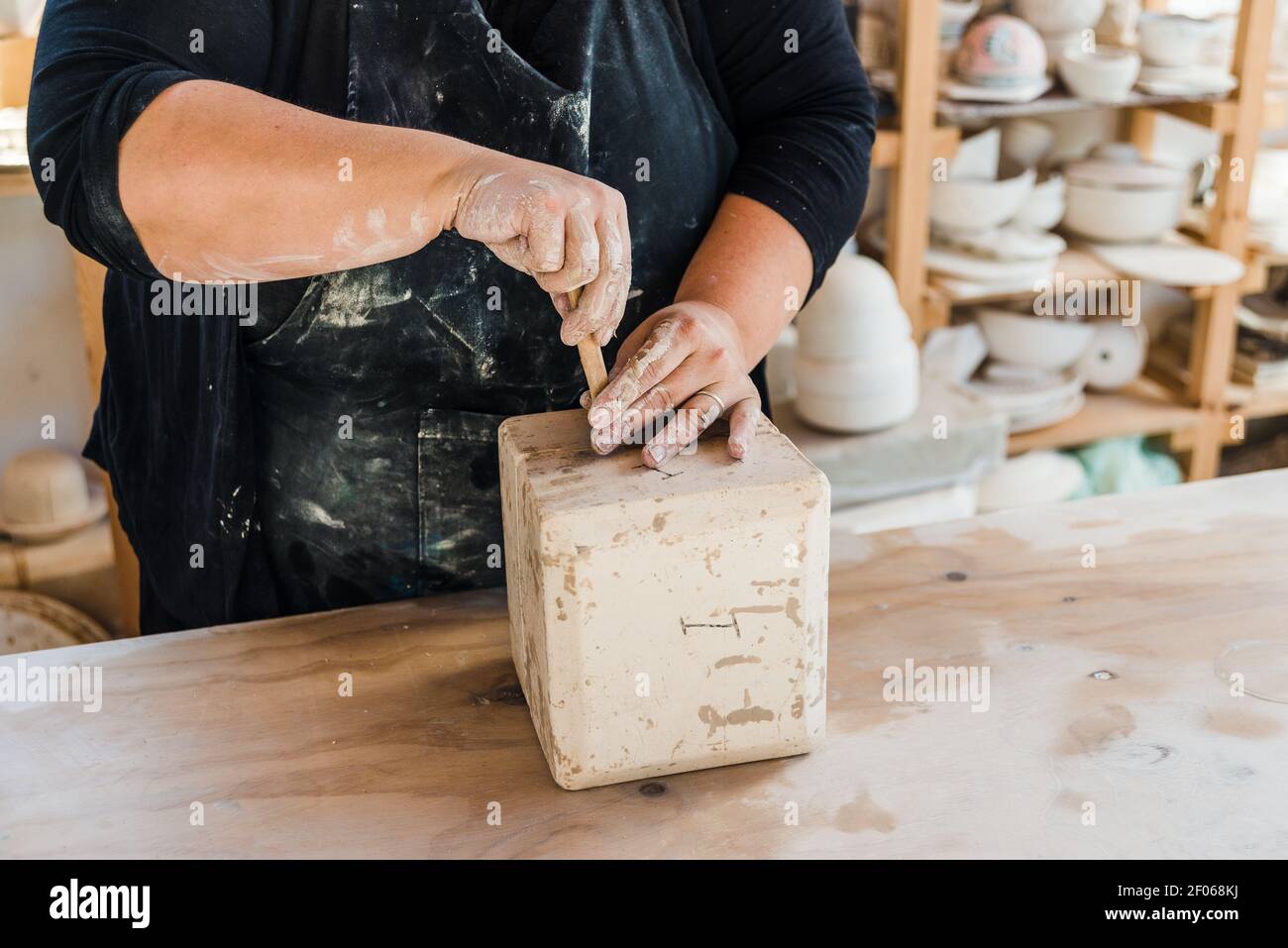 Clay pot maker hi-res stock photography and images - Alamy