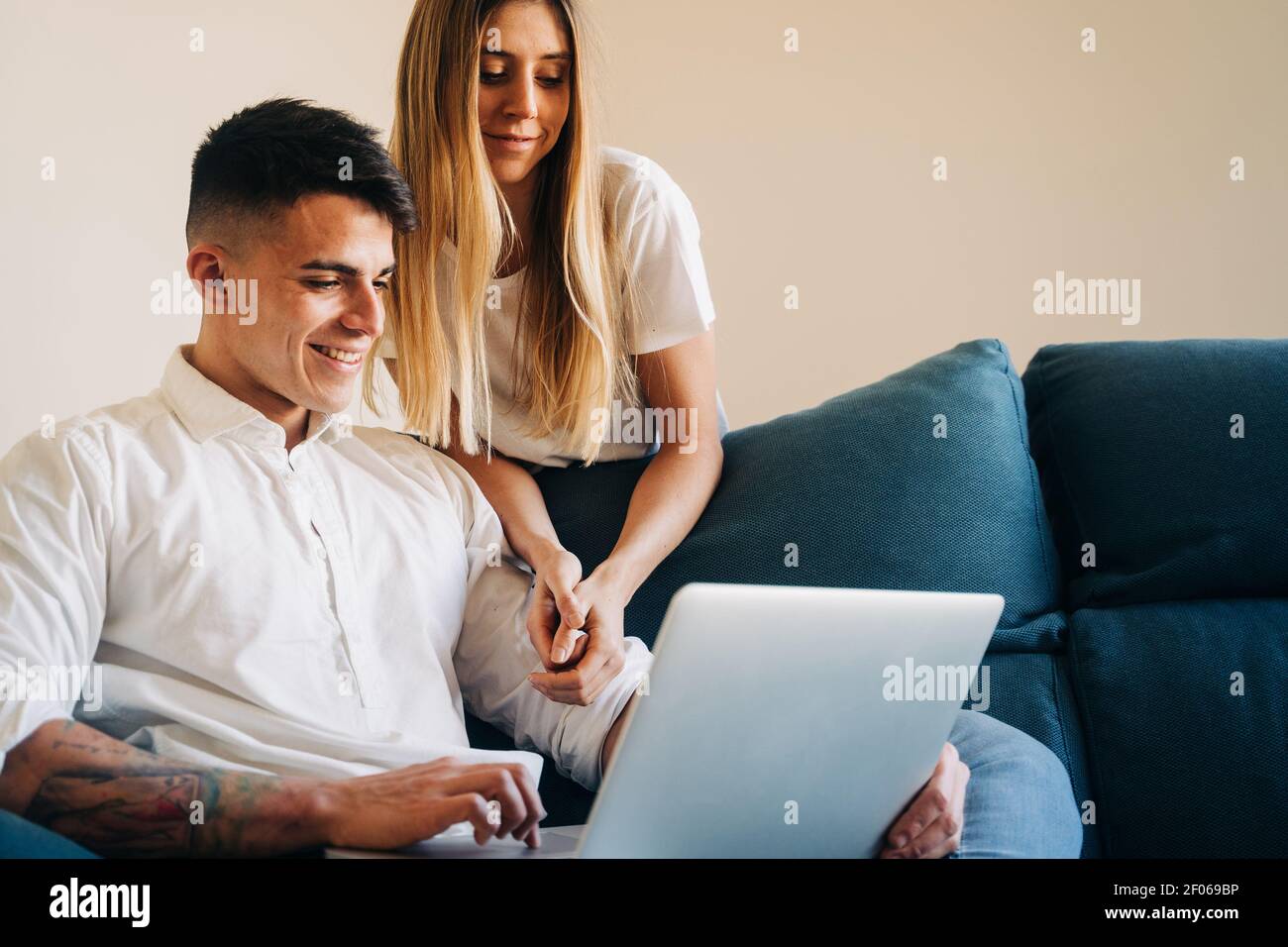 Cuddle romantic hi-res stock photography and images - Alamy