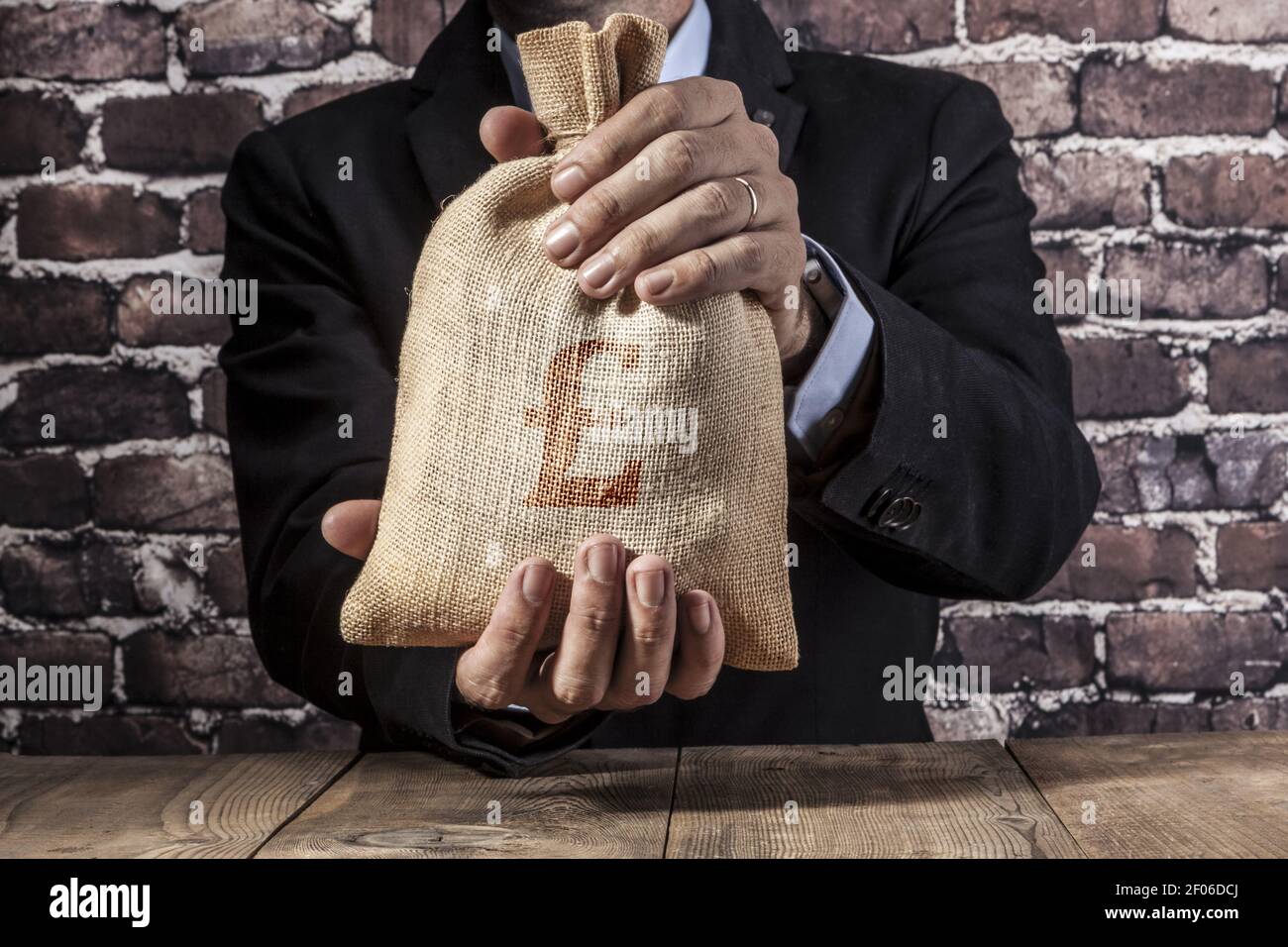 Red Pound Symbol Stock Photo - Alamy