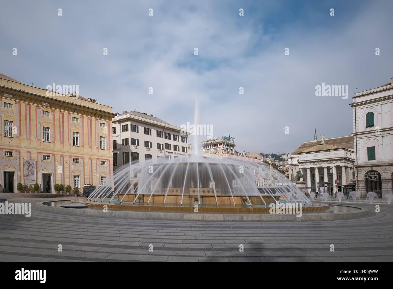 Piazza de ferrari square hi-res stock photography and images - Alamy
