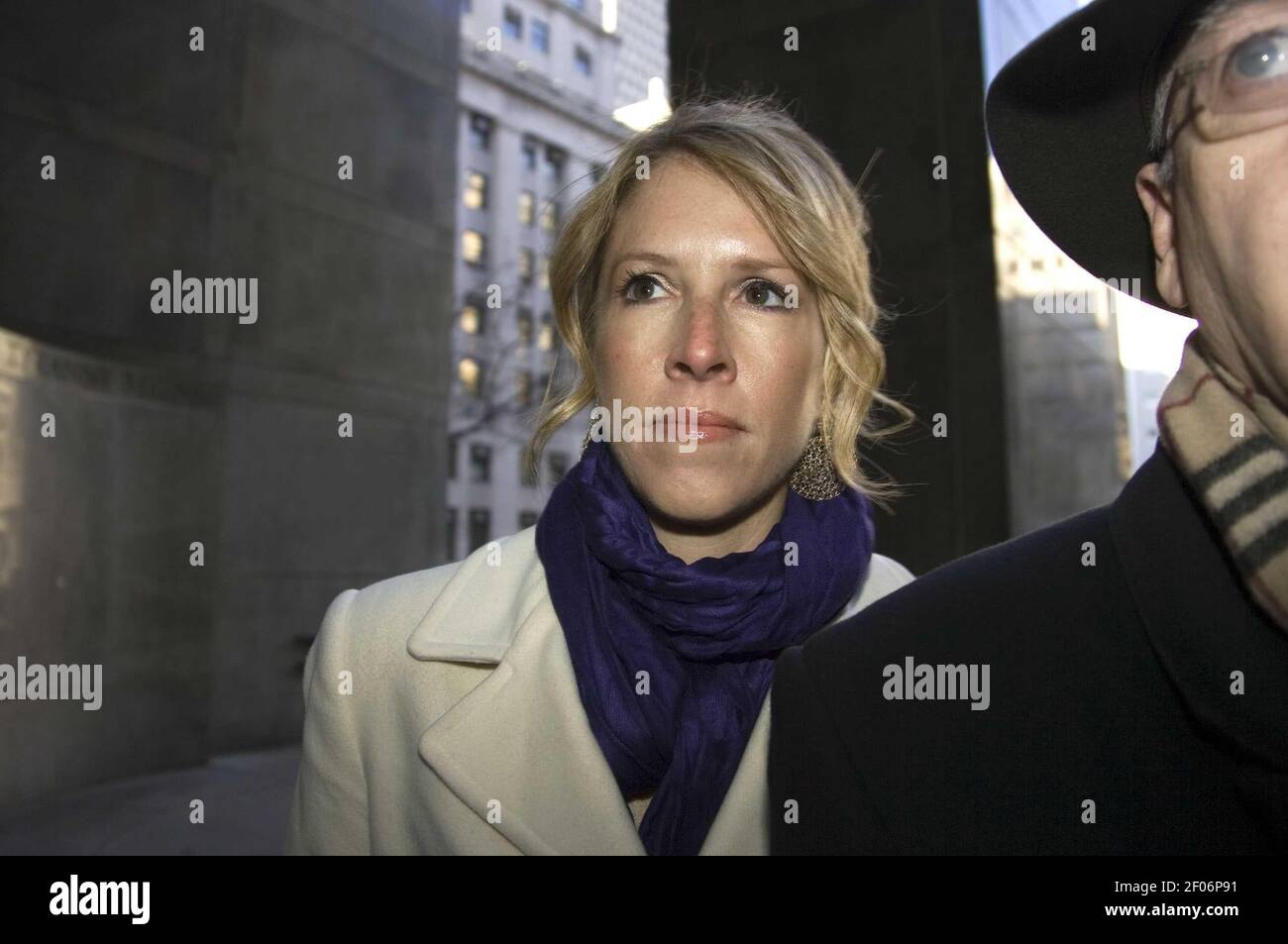 5 January 2011 - New York, NY - Television weather reporter Heidi Jones ...