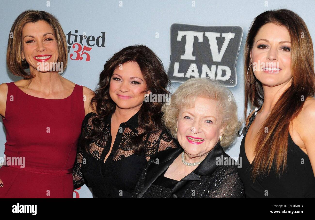 Hot In Cleveland Cast