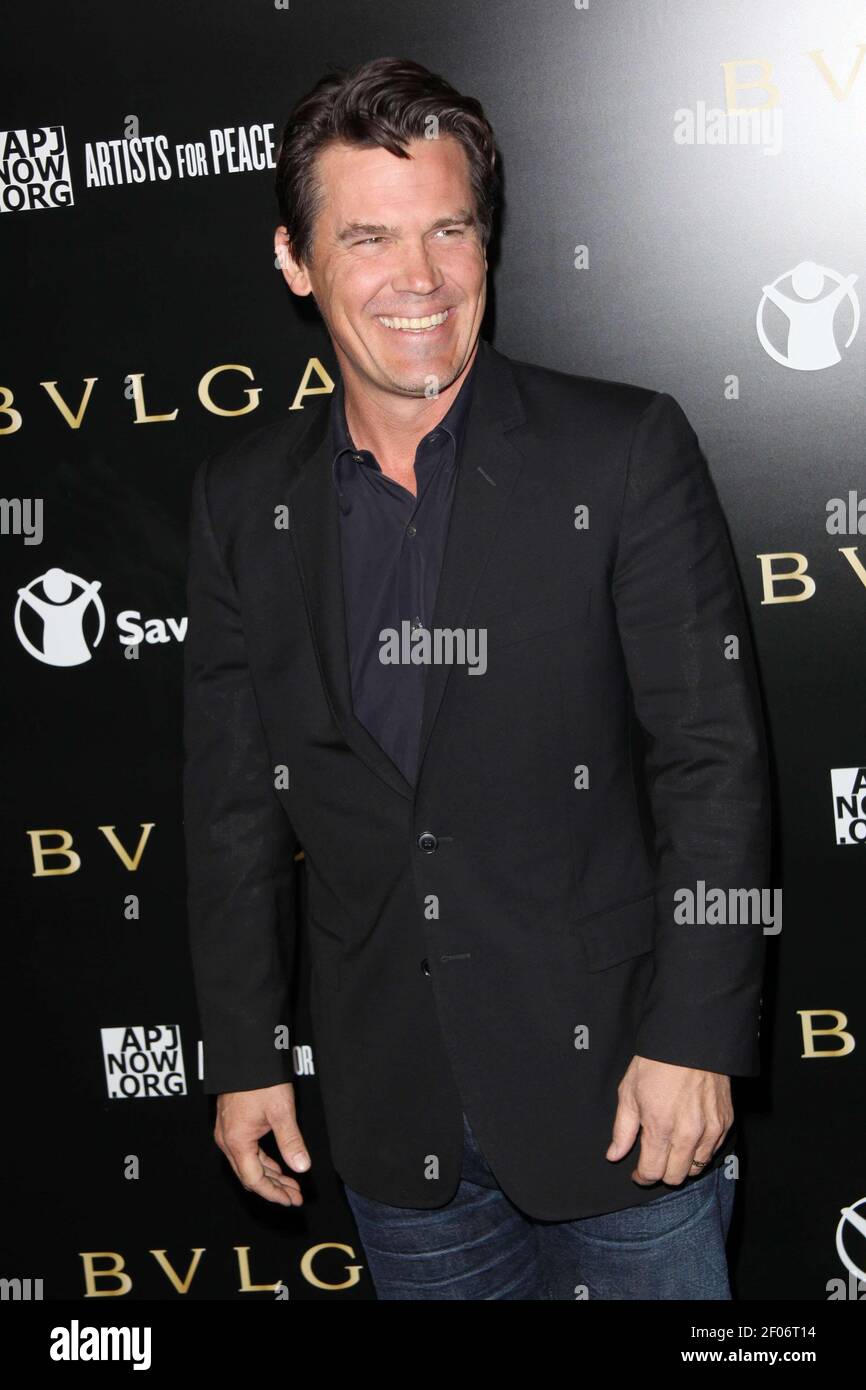 13 January 2011 - Beverly Hills, CA - Josh Brolin arrives to the ...
