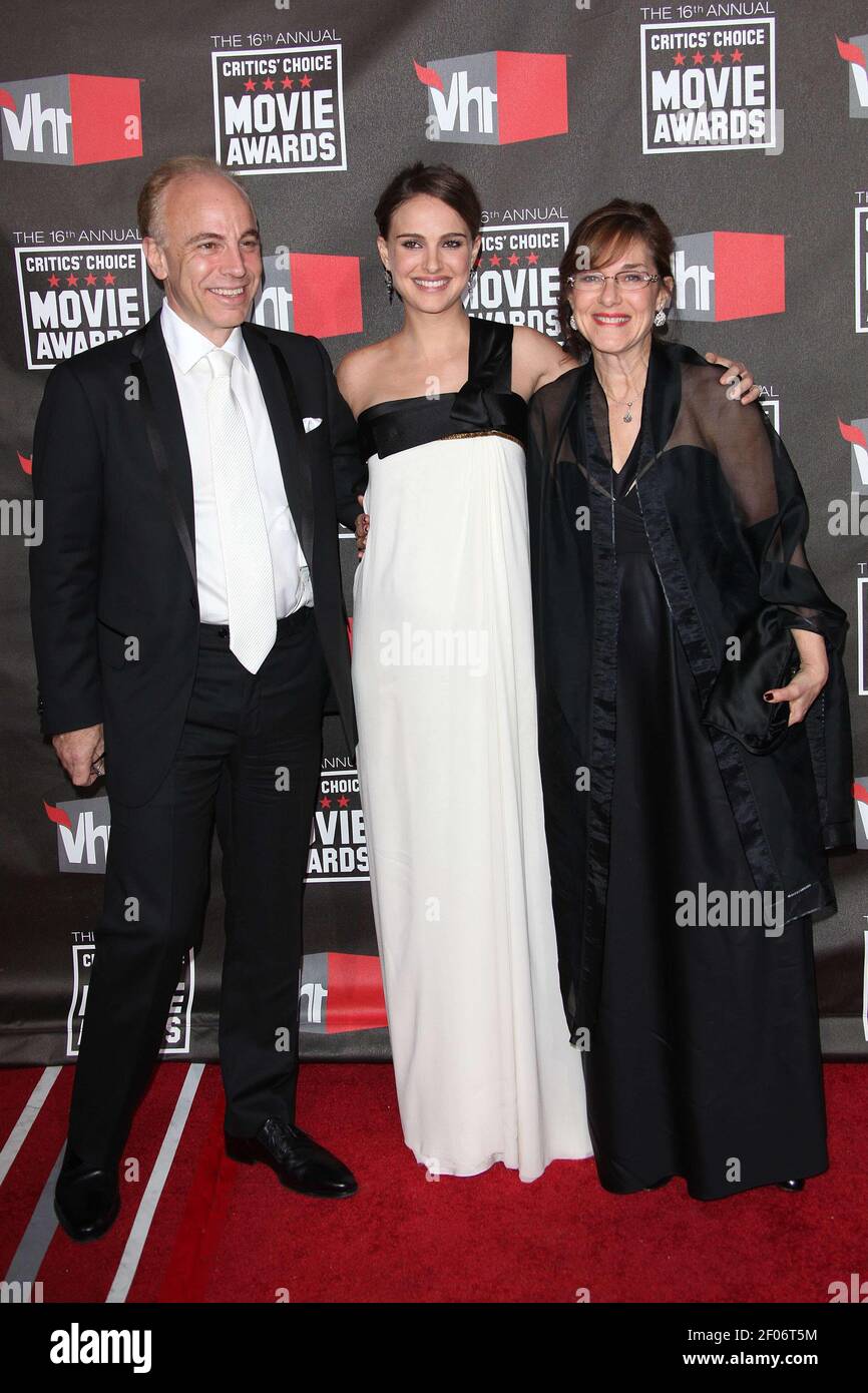 14 January 2011 - Hollywood, CA - Natalie Portman and parents arrive to ...