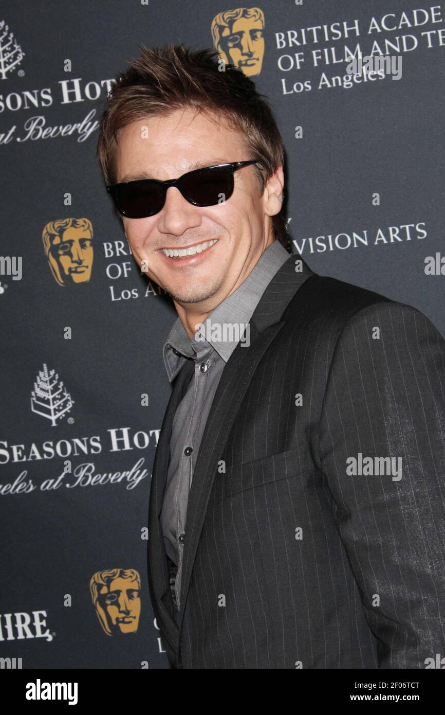 15 January 2011 - Beverly Hills, CA - Jeremy Renner arrives to the ...