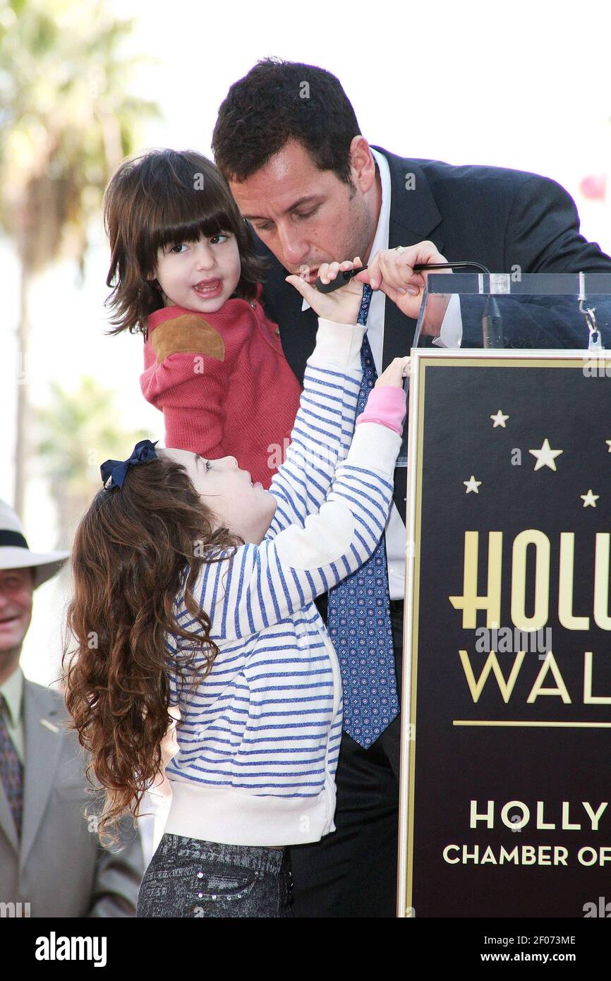 01 February 2011 - Los Angeles, CA - Daughters Sadie and Sunny upstage ...