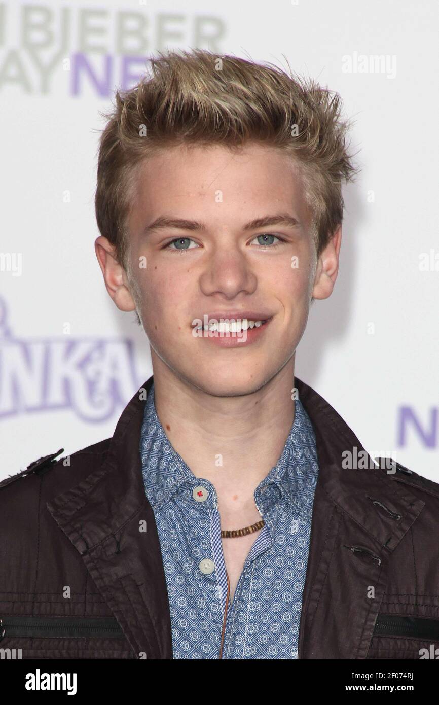 08 February 2011 - Los Angeles, CA - Kenton Duty arrives to the ...