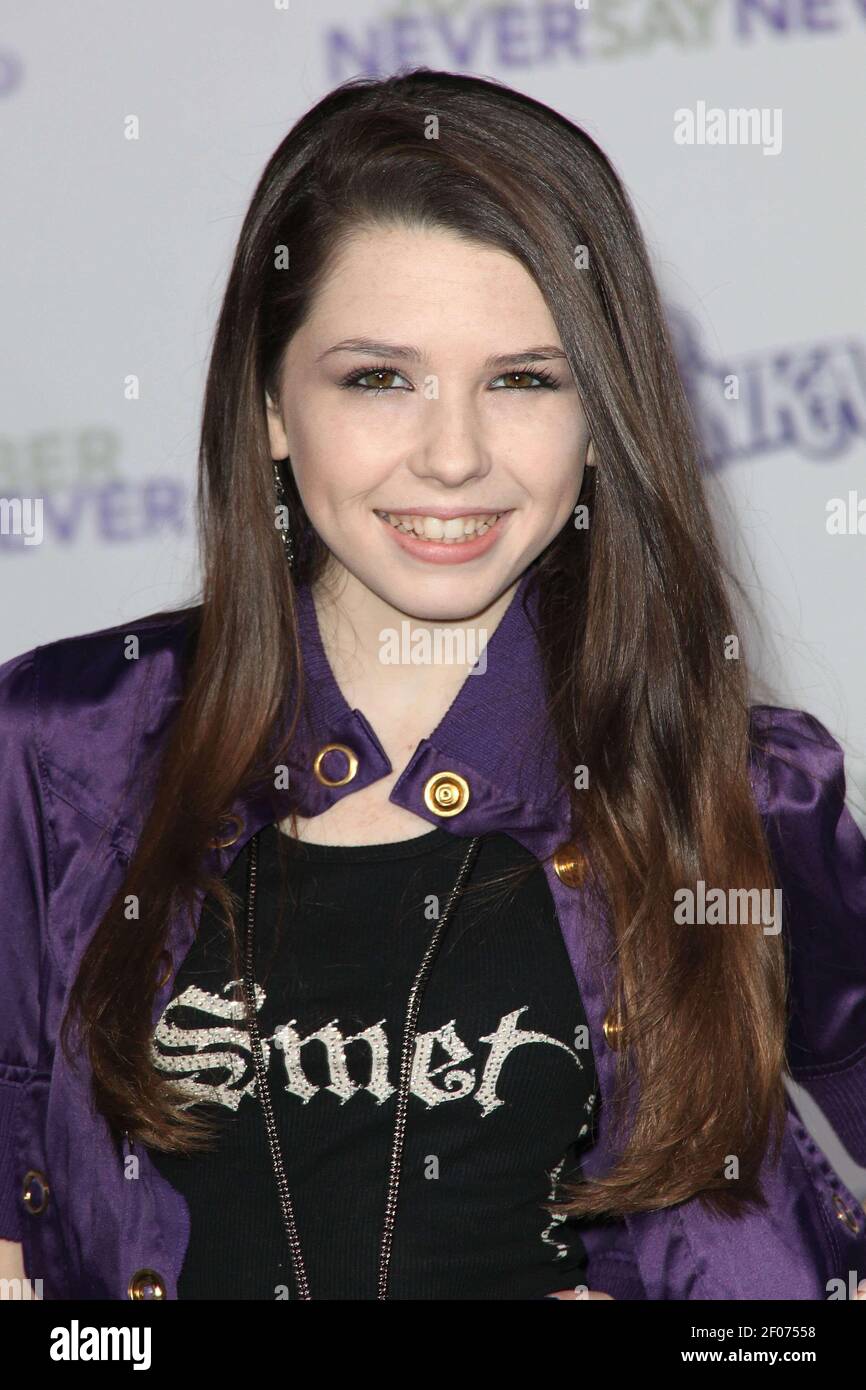 08 February 2011 - Los Angeles, CA - Saige Ryan Campbell arrives to the ...