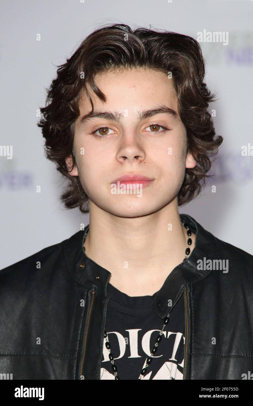08 February 2011 - Los Angeles, CA - Jake T. Austin arrives to the ...