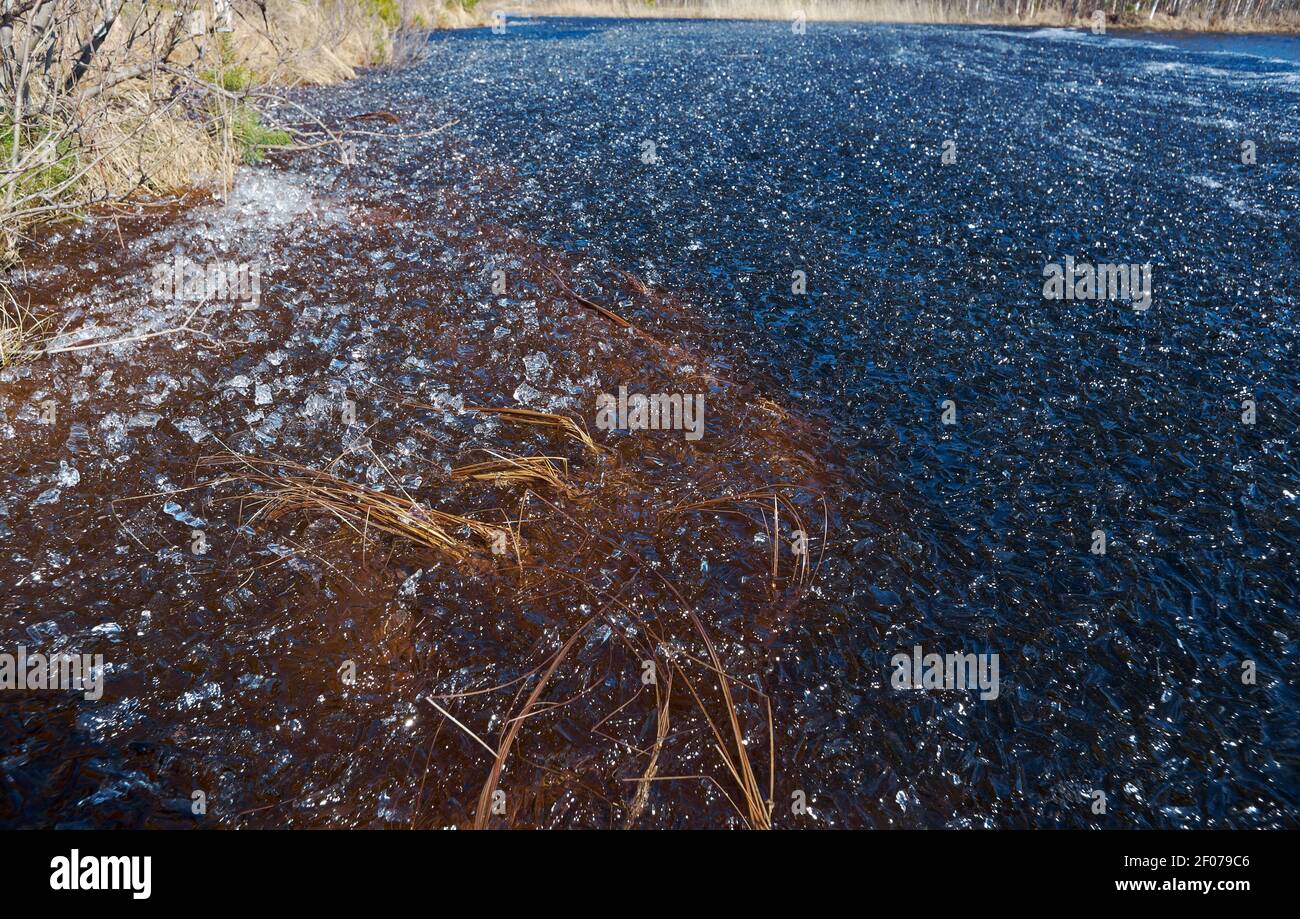 Water icy hi-res stock photography and images - Alamy
