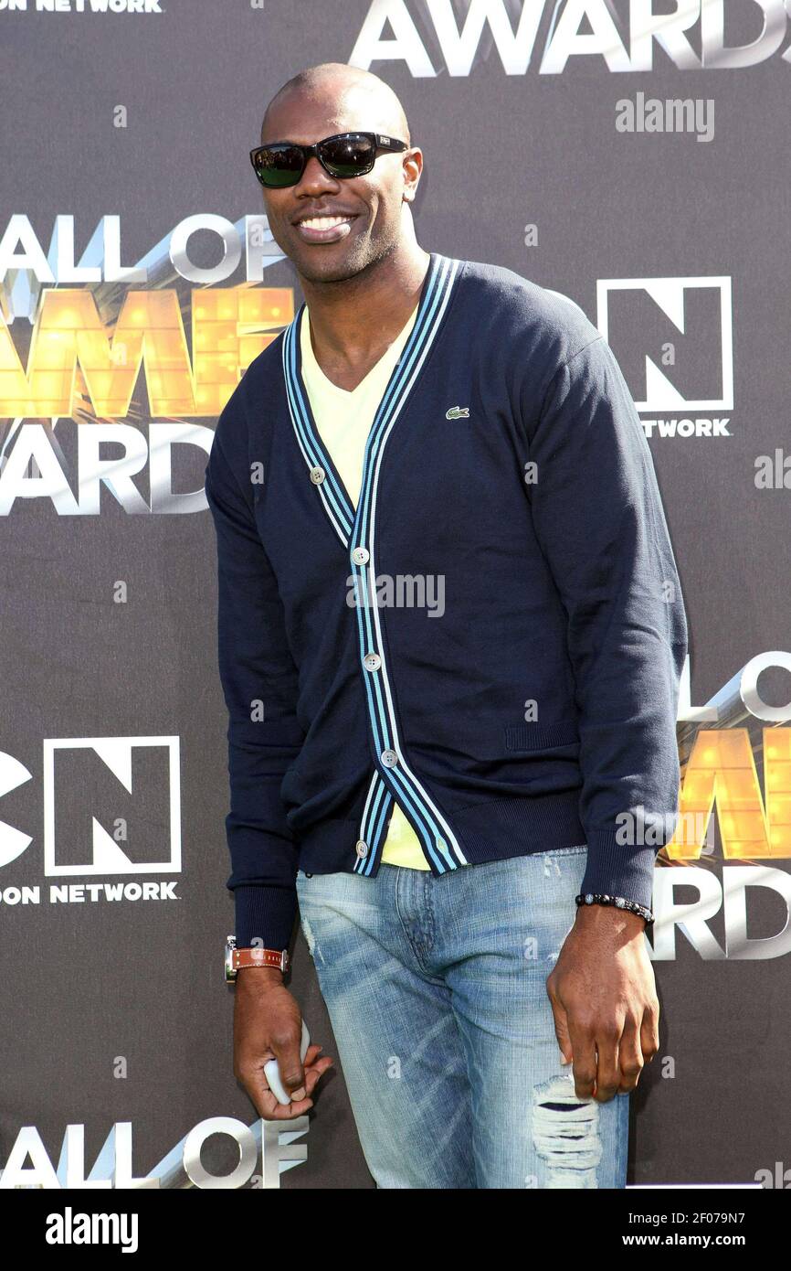 21 February 2011 - Santa Monica, CA - Terrell Owens arrives to the ...