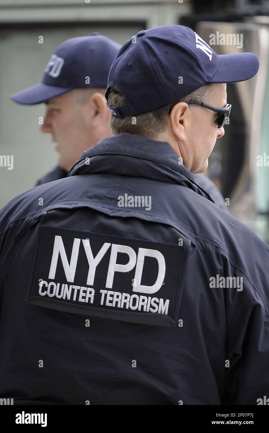08 April 2011 - New York Police Department Counter Terrorism officers ...